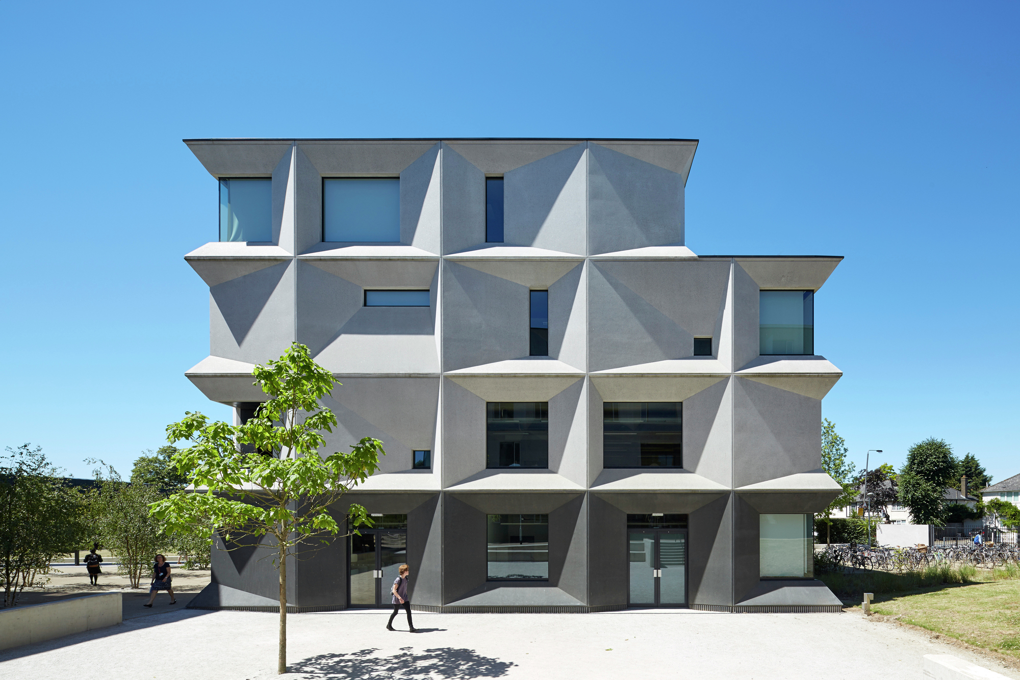 Critical Round-Up: AHMM's Stirling Prize Success | ArchDaily