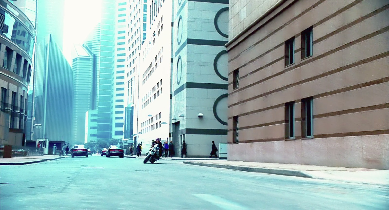 Galeria de Cinema e Arquitetura: "Ultravioleta" - 3