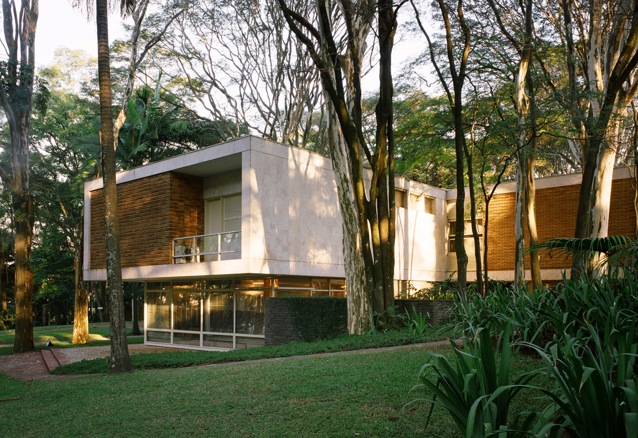Galeria de Clássicos da Arquitetura: Residência Oscar Americano ...