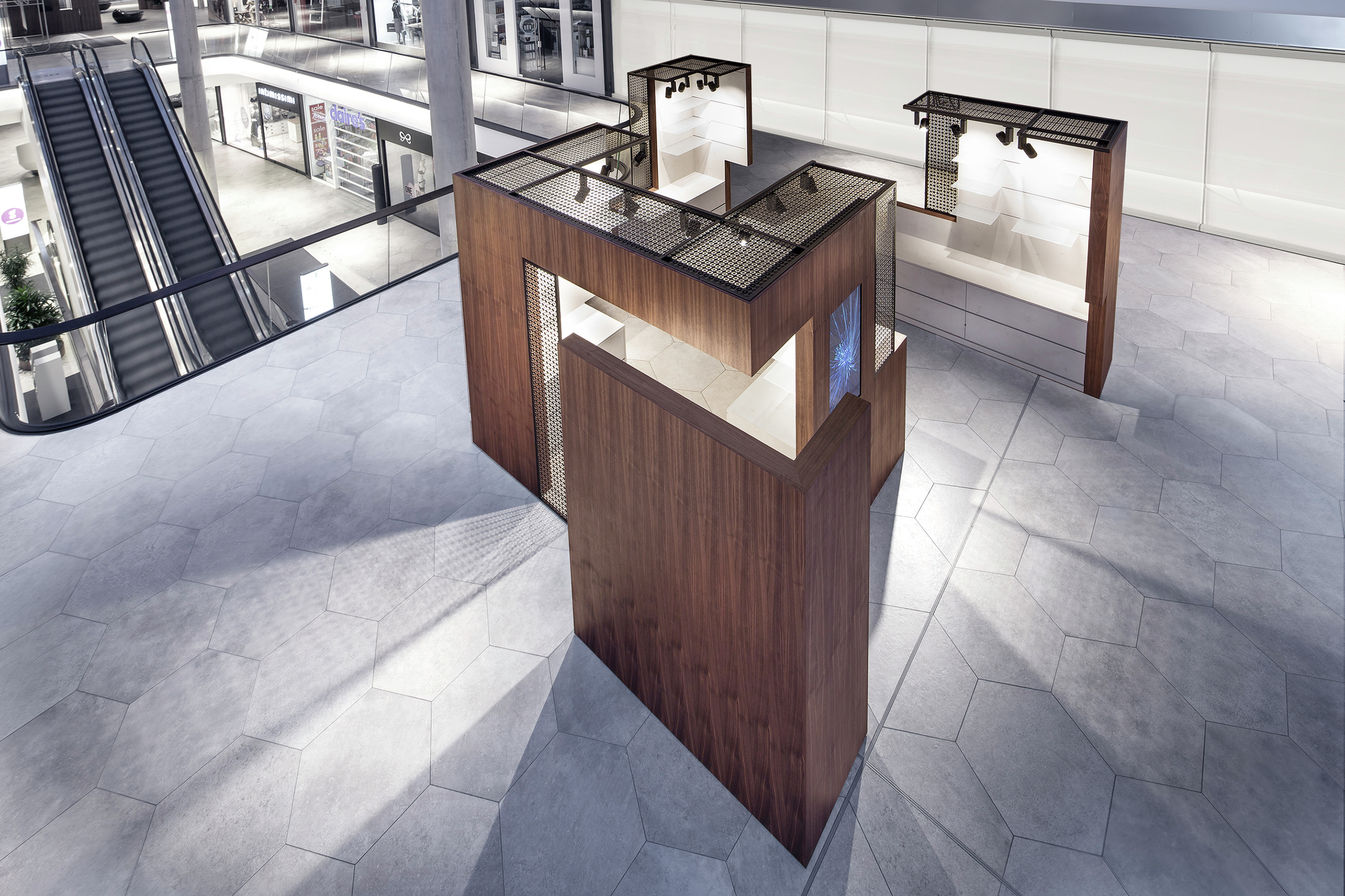 Gallery of Pop Up Box: A Customizable Retail Space in Germany - 7