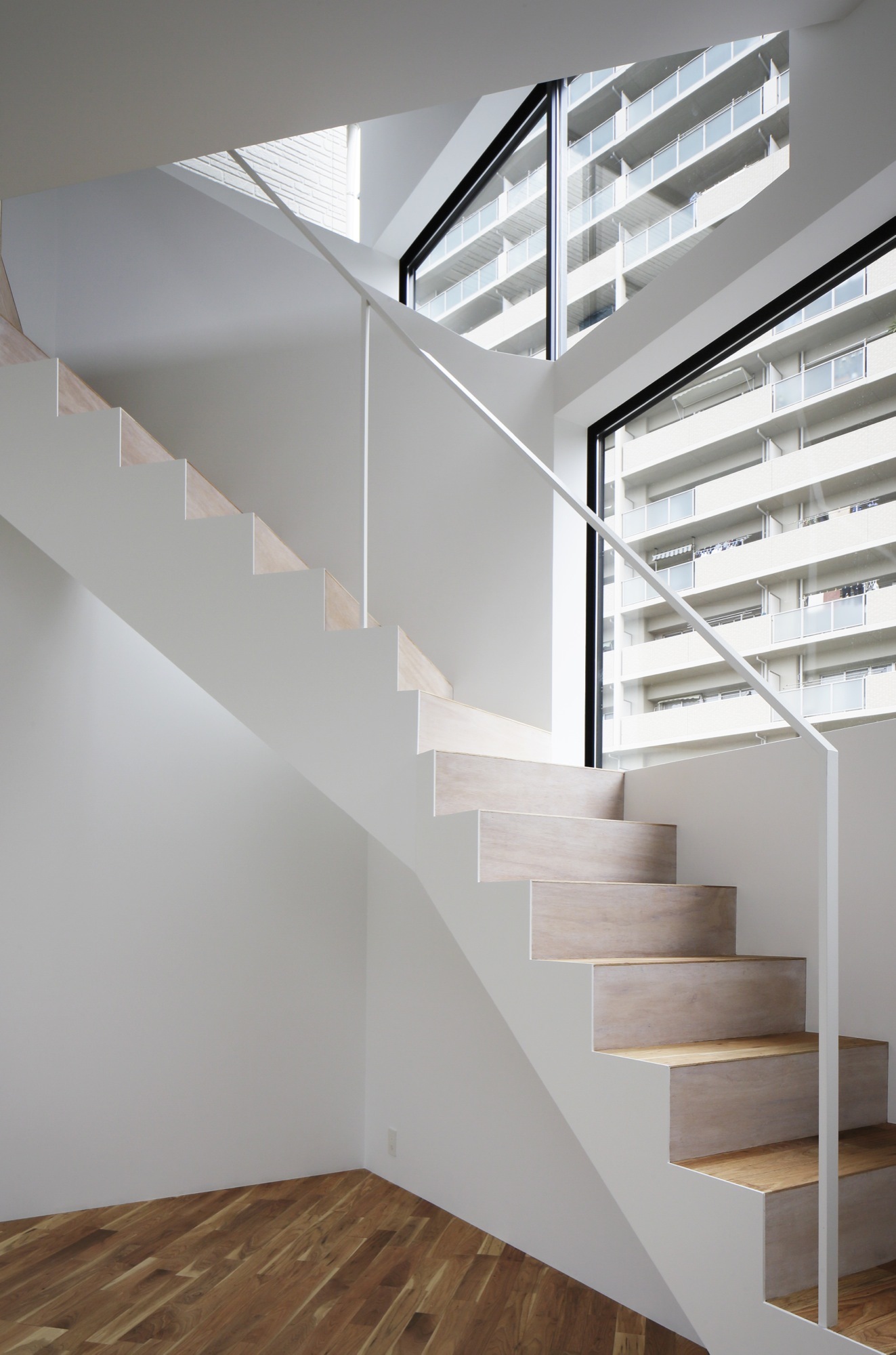 Gallery of Spiral Window House / Alphaville Architects - 10