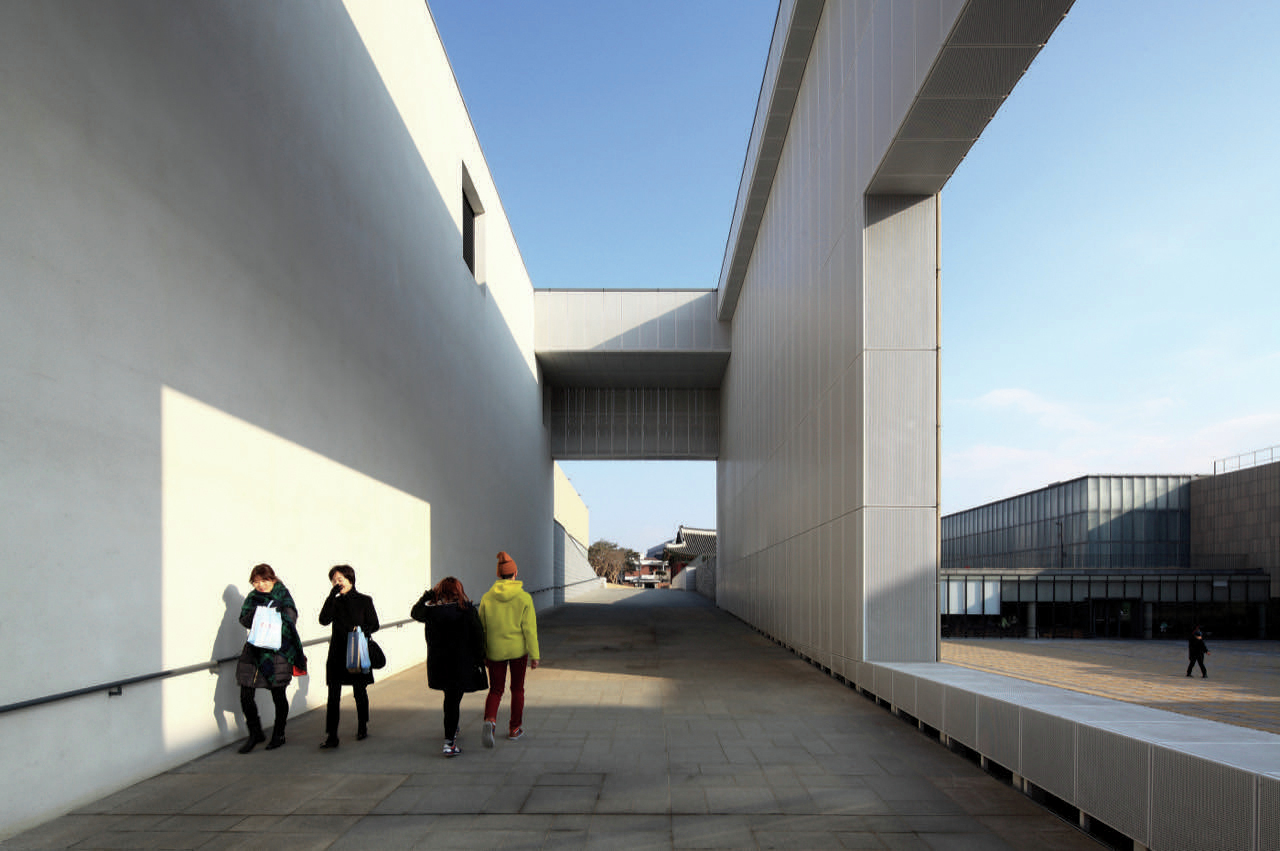 Gallery of MMCA Museum of Modern and Contemporary Art / Hyunjun Mihn ...