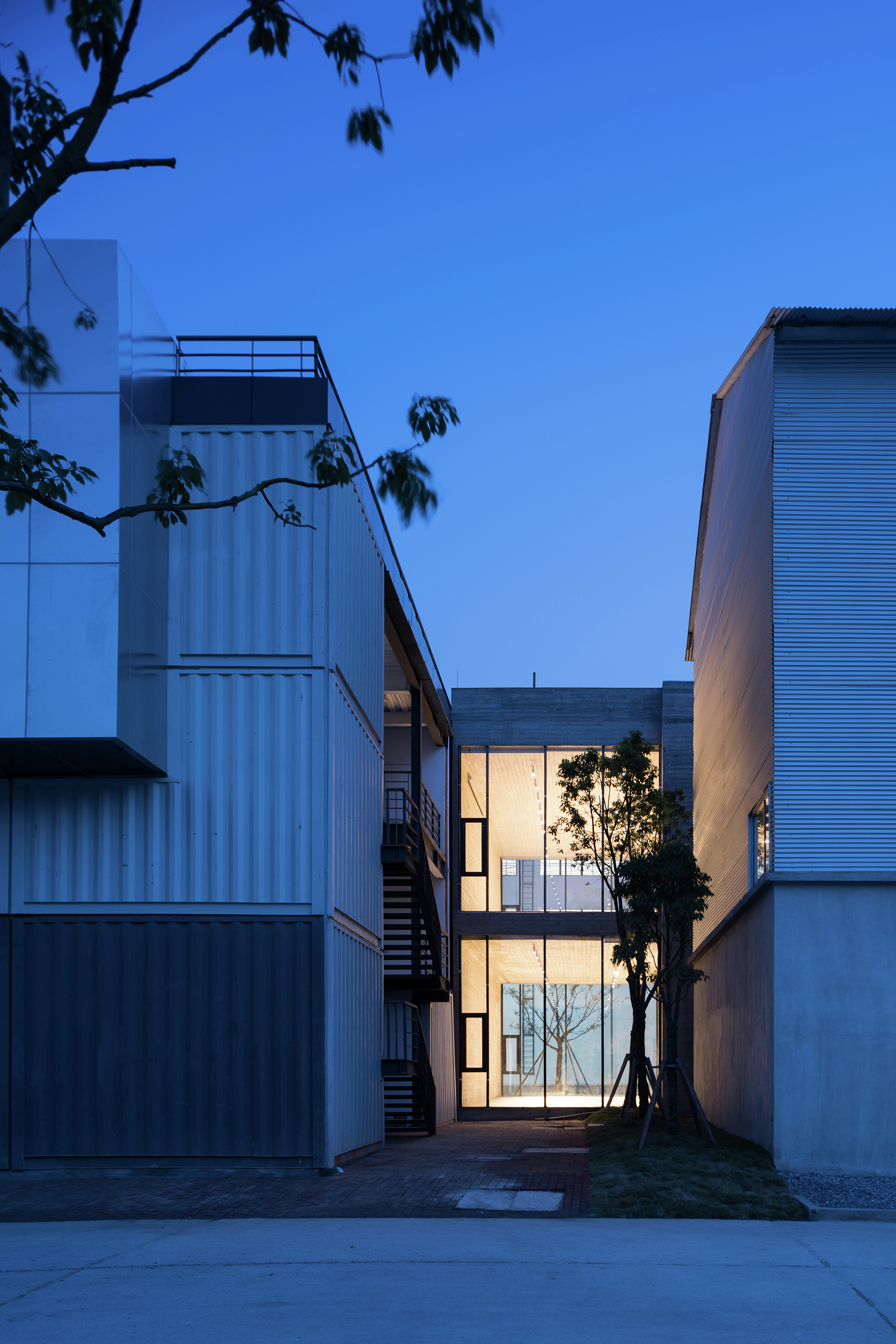 Gallery of Fab-Union Space On The West Bund / Archi-Union Architects - 7