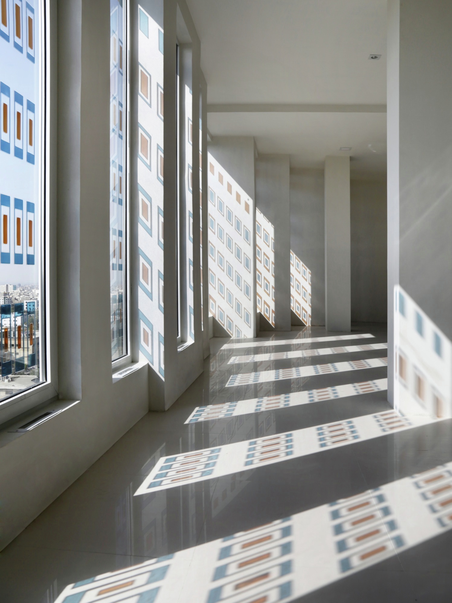 Galería de Oficina y edificio comercial Valiahdi / Hooba Design Group - 12