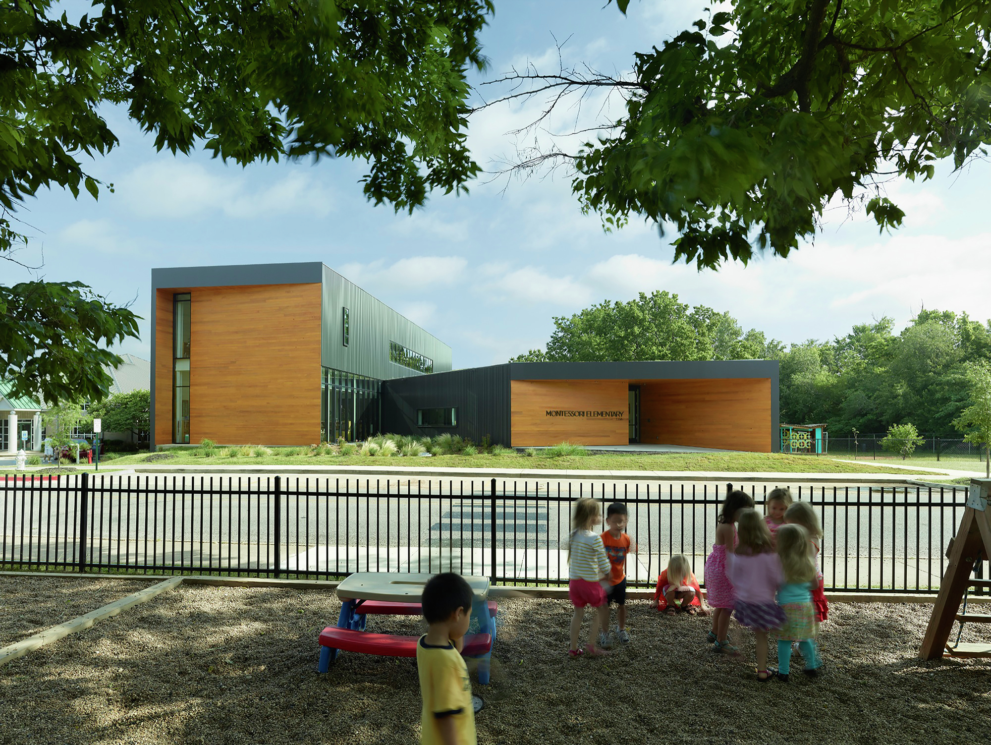 Gallery of Fayetteville Montessori Elementary School / Marlon Blackwell ...