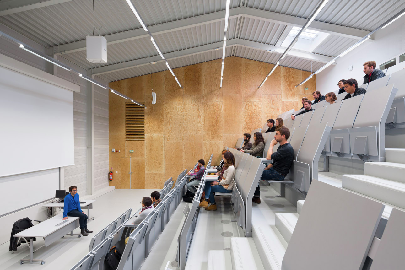 Gallery of Descartes University Lecture Theaters / AZC - 12
