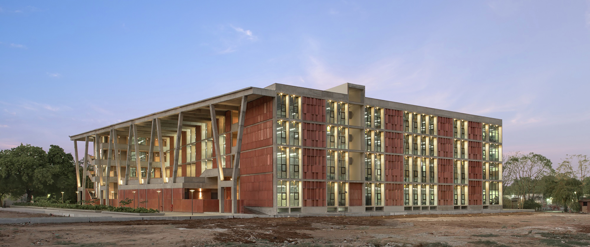 Gallery of Institute of Engineering and Technology – Ahmedabad ...