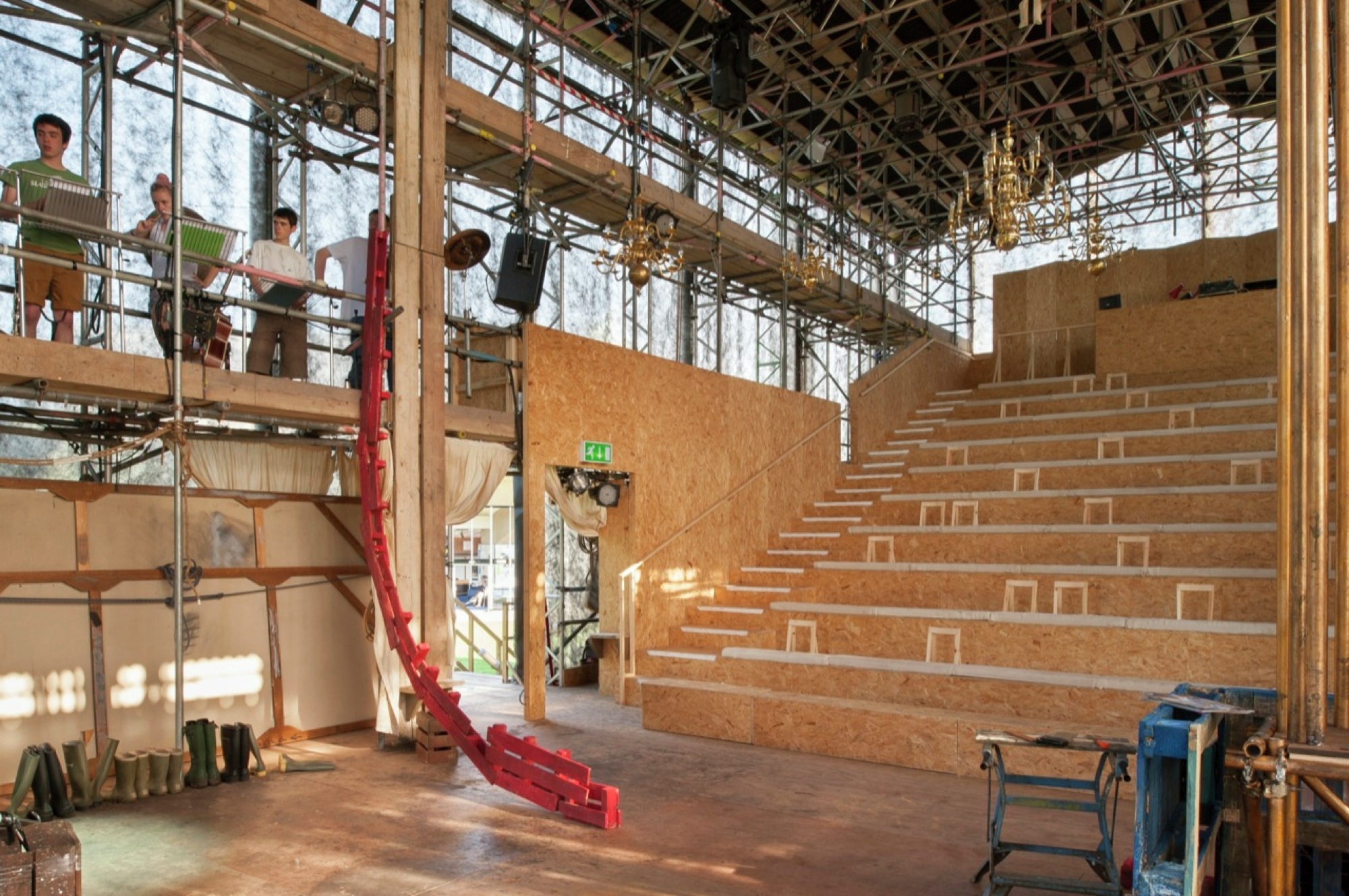 Gallery of Theatre On The Fly / Assemble - 7