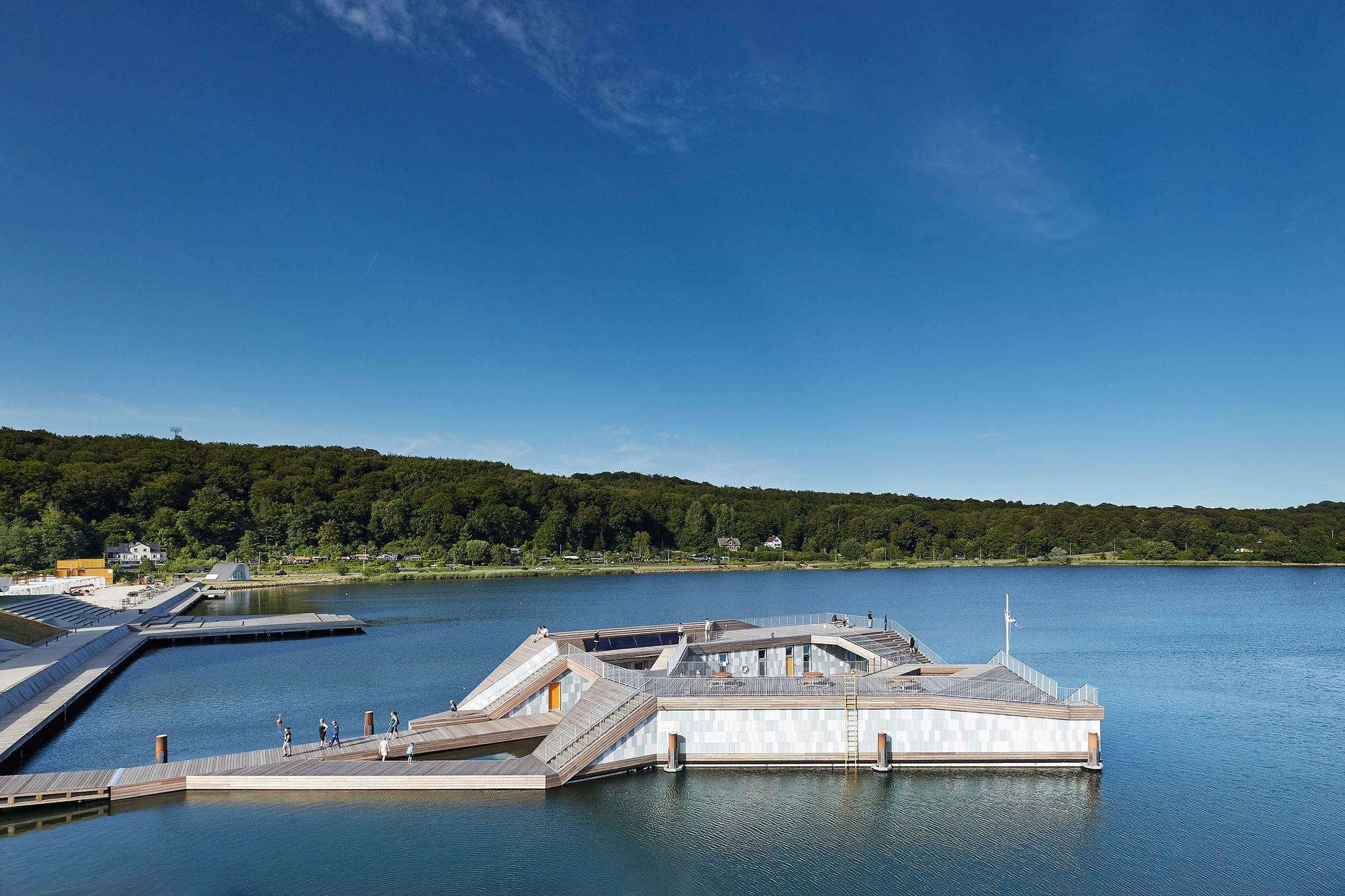 Gallery of The Floating Kayak Club / FORCE4 Architects - 11