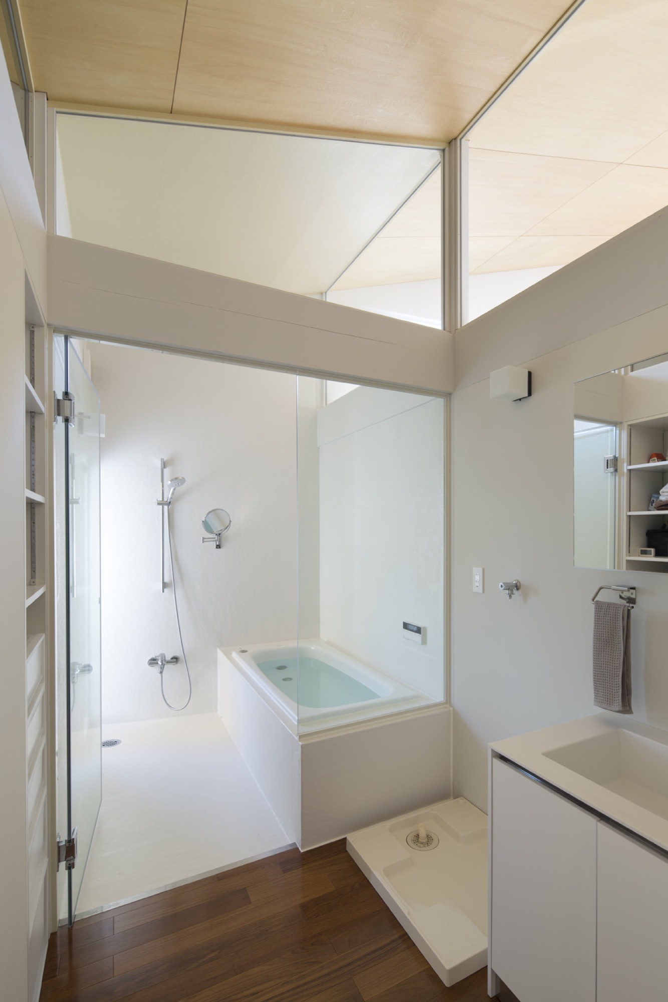 Gallery of Roadside House / Naf Architect & Design - 11