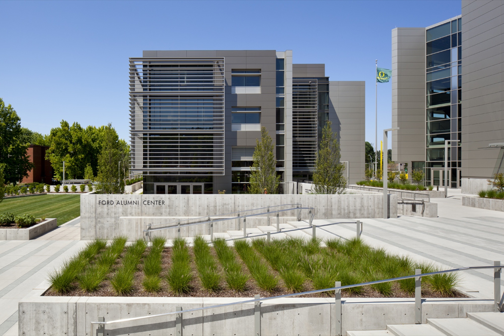 Gallery of Alumni Center / TVA Architects - 9