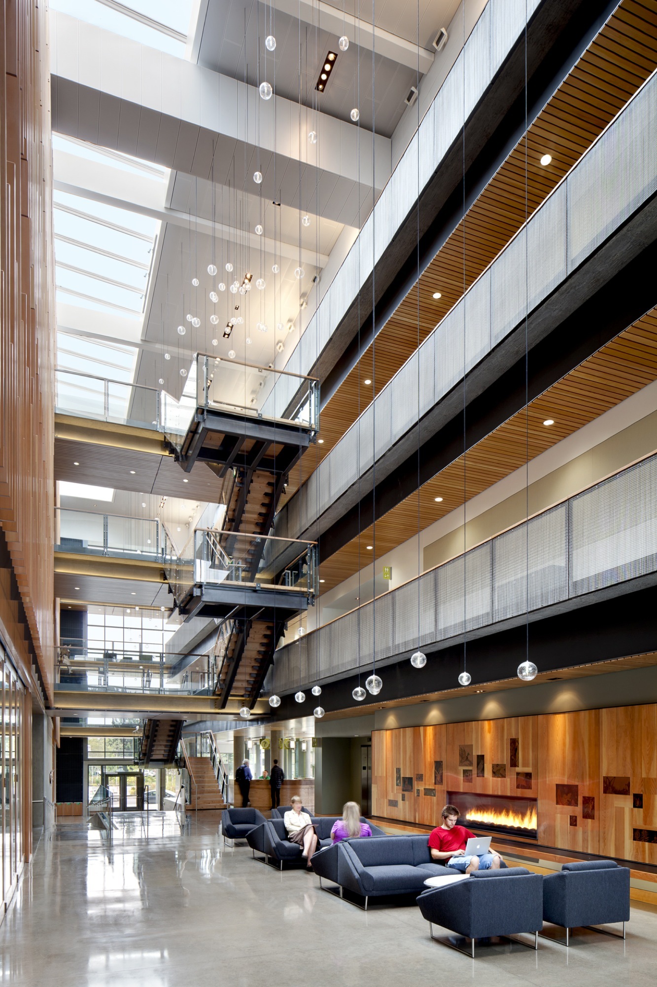 Gallery of Alumni Center / TVA Architects - 4