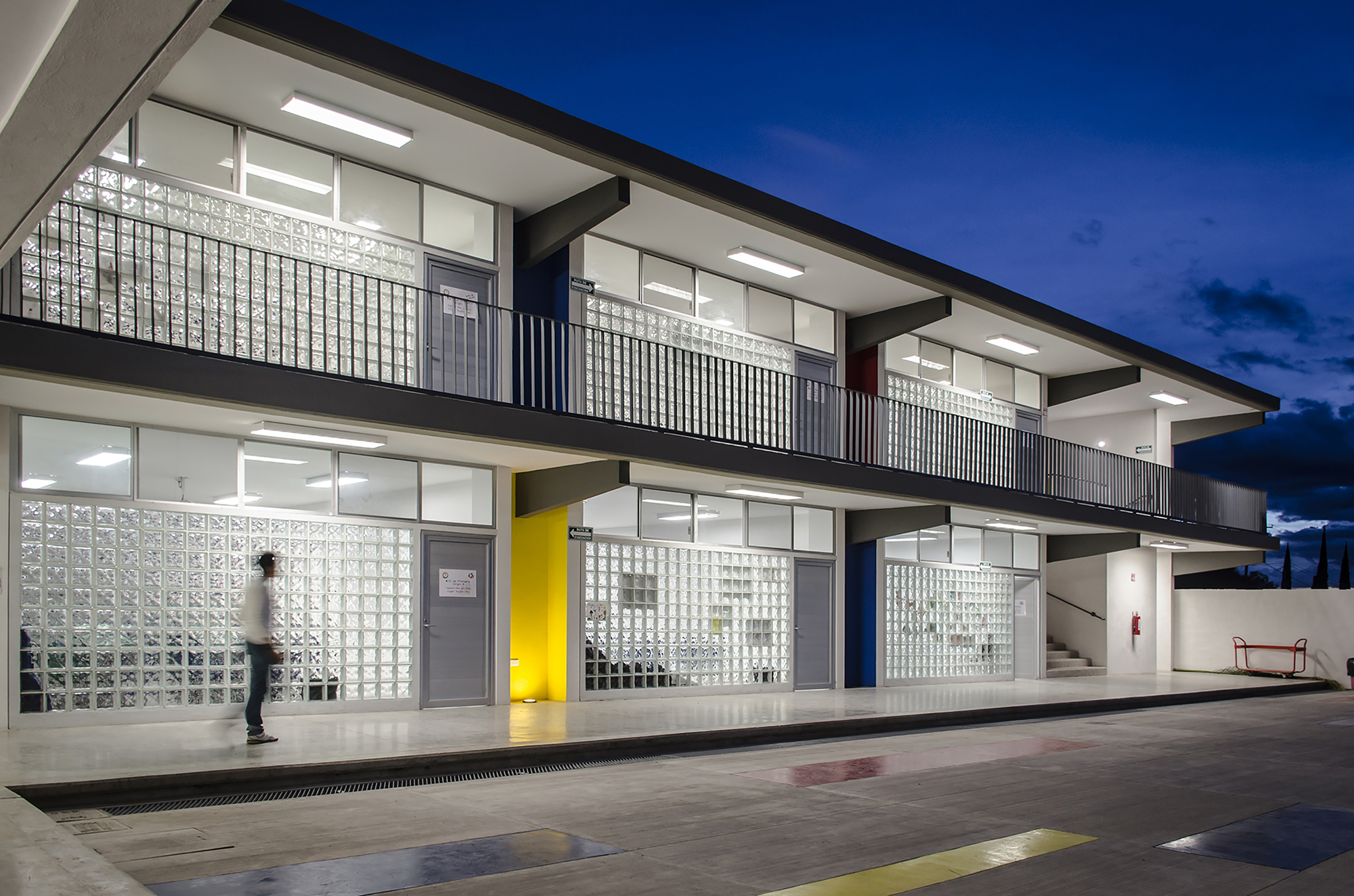 Galería de Colegio Nueva Era Álamo / HFS Arquitectos + MN Arquitectos - 23