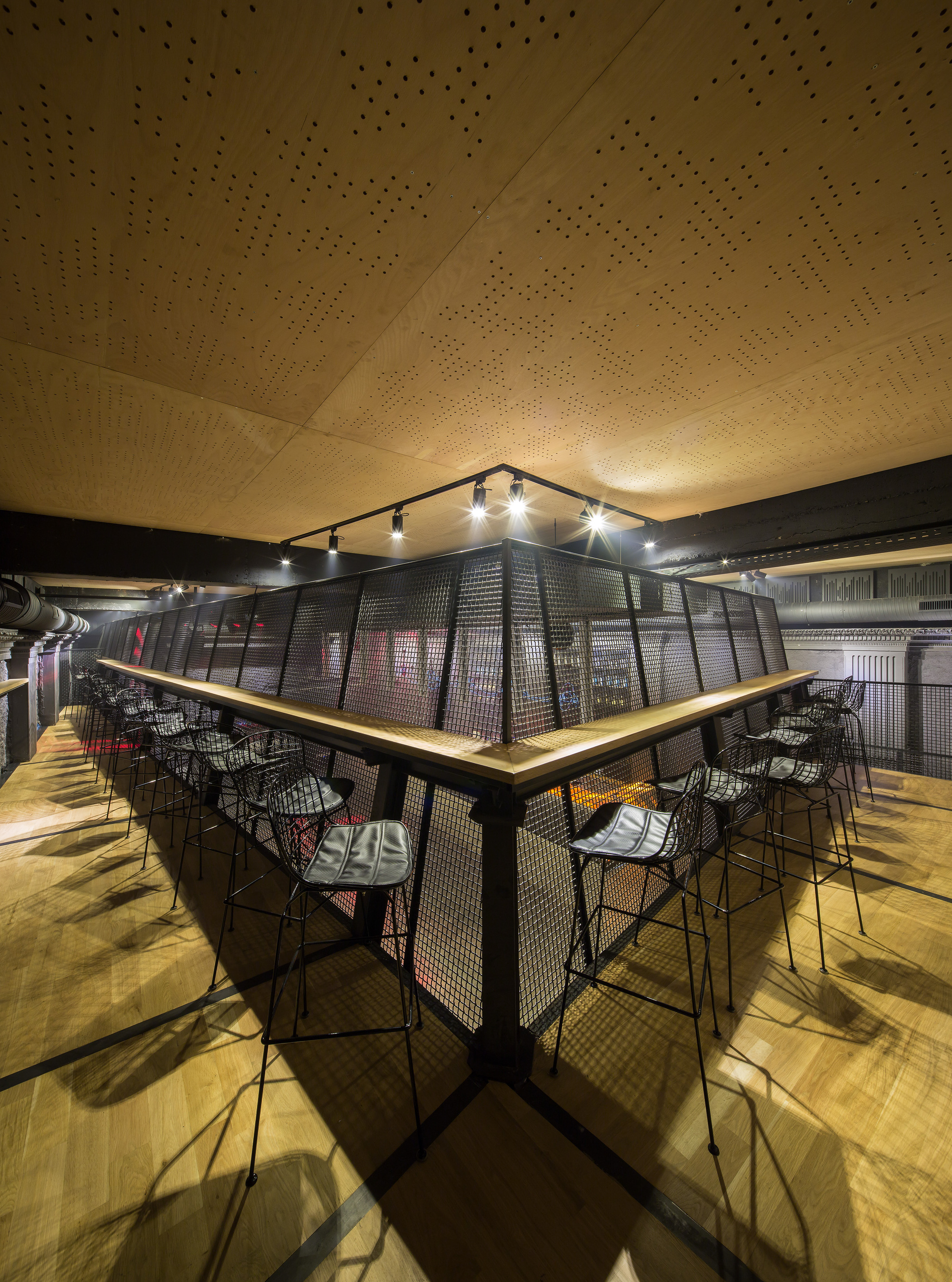 Gallery of Control Club - Berlin Hall / Lama Arhitectura - 13