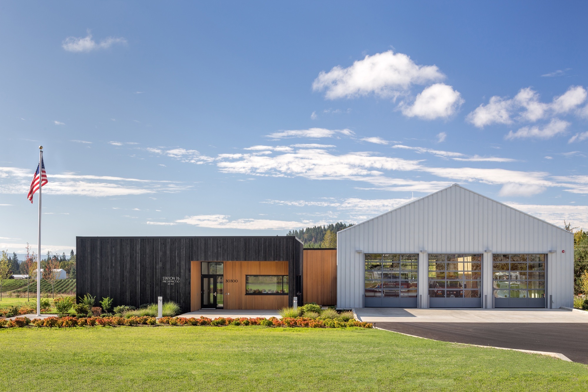 Gallery of Fire Station 76 / Hennebery Eddy Architects - 10
