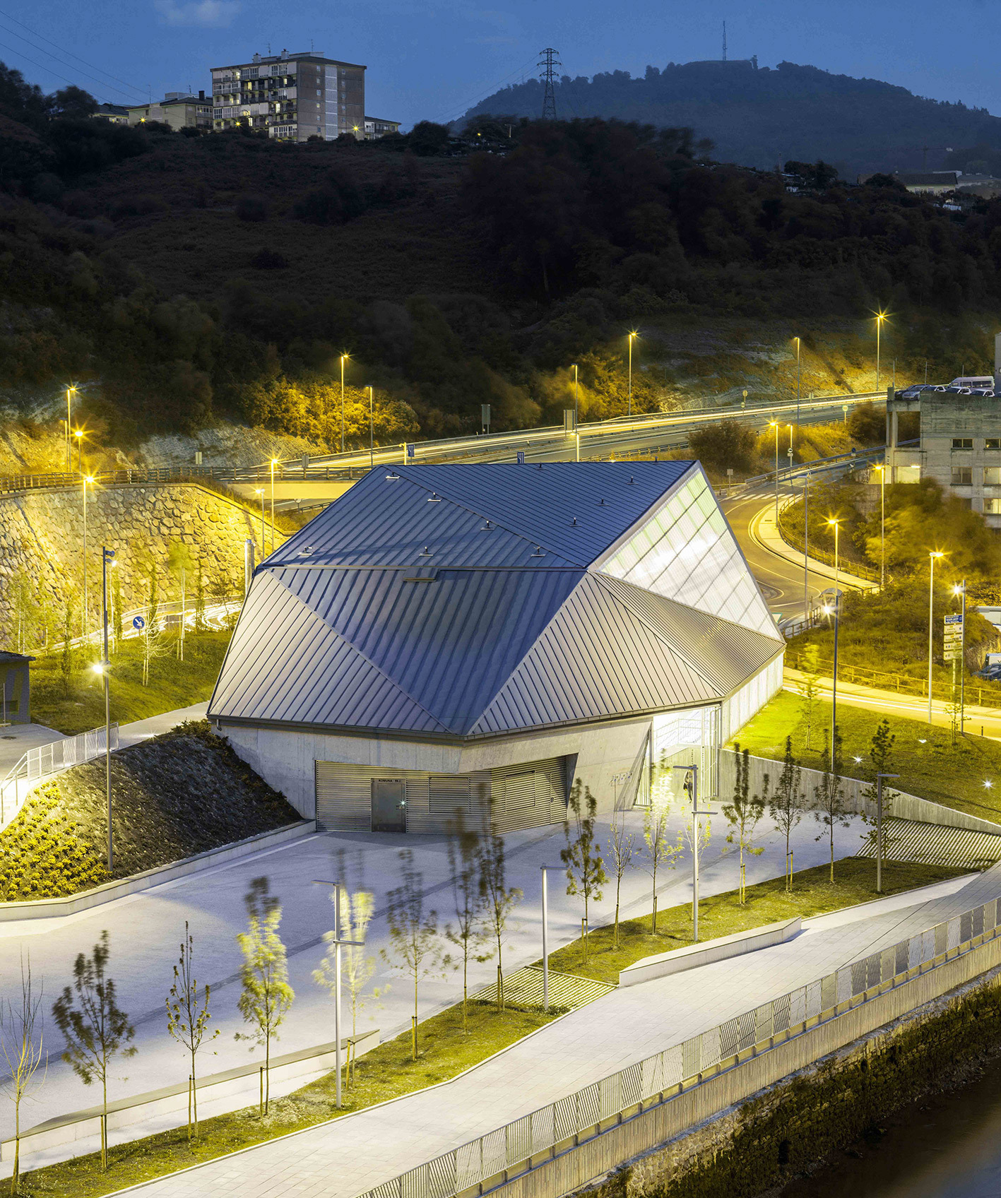 Gallery of Park & Basque Pelota Court / VAUMM - 13