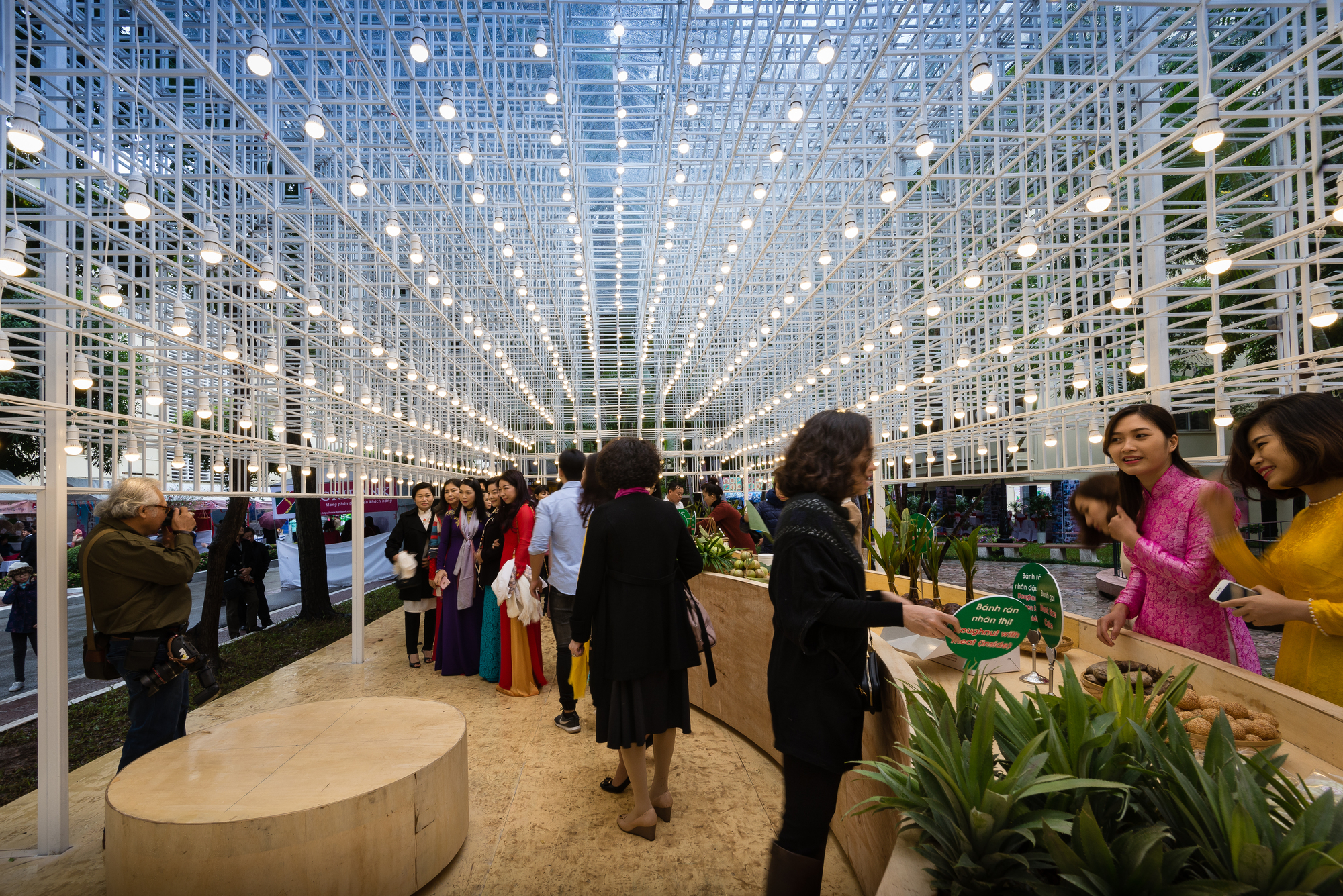 Gallery of Vietnamese Food Pavilion / MIA Design Studio - 15