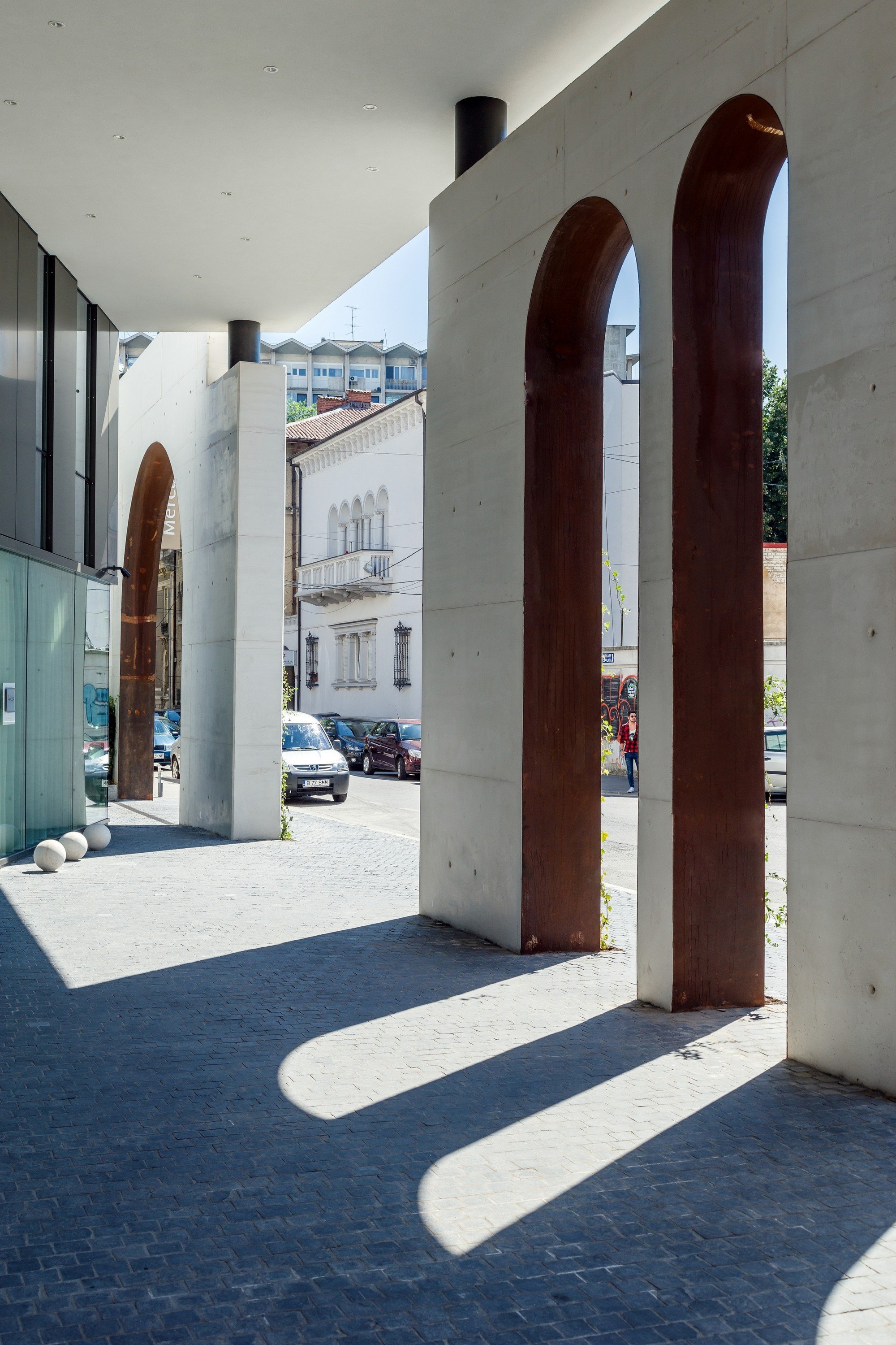 Gallery of Hotel Mercure in Bucharest / Arhi Group - 8