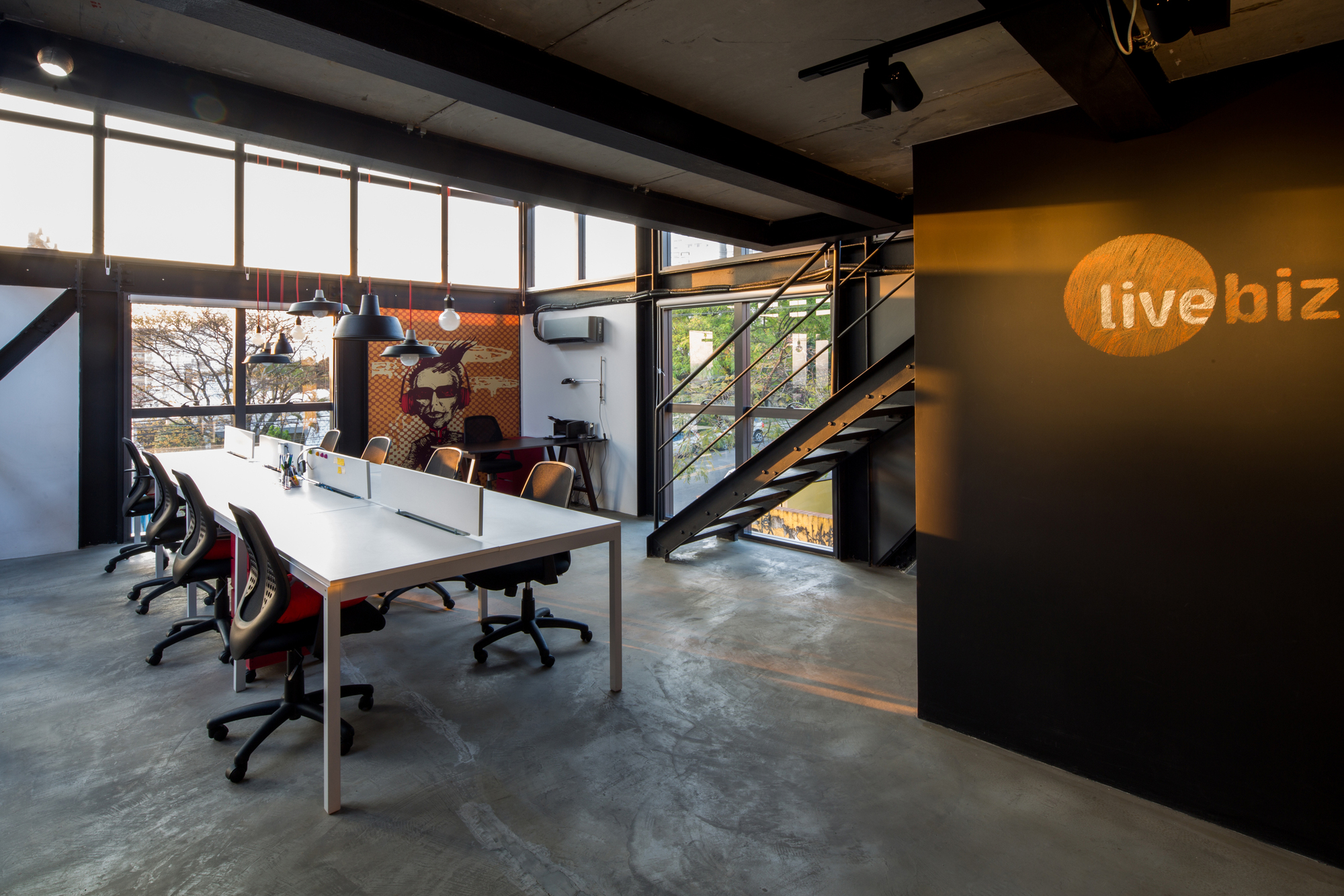 Gallery of Live Biz / Studio R - 9