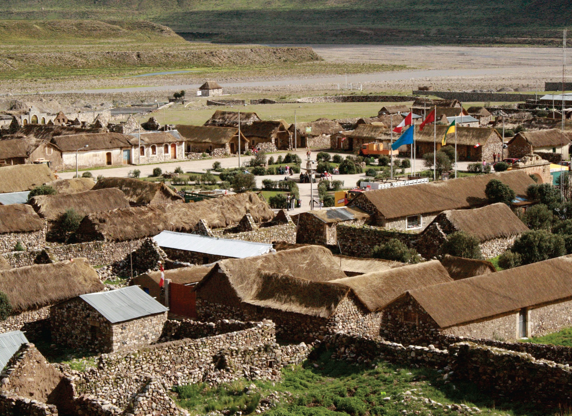 Galería de Programa de Vivienda Rural en Sibayo, Perú: arquitectura ...