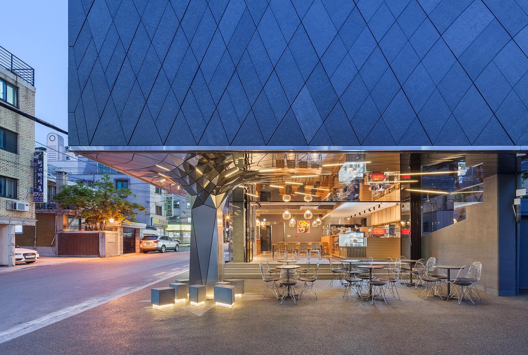 Gallery of Communique Headquarters / DaeWha Kang Design - 9