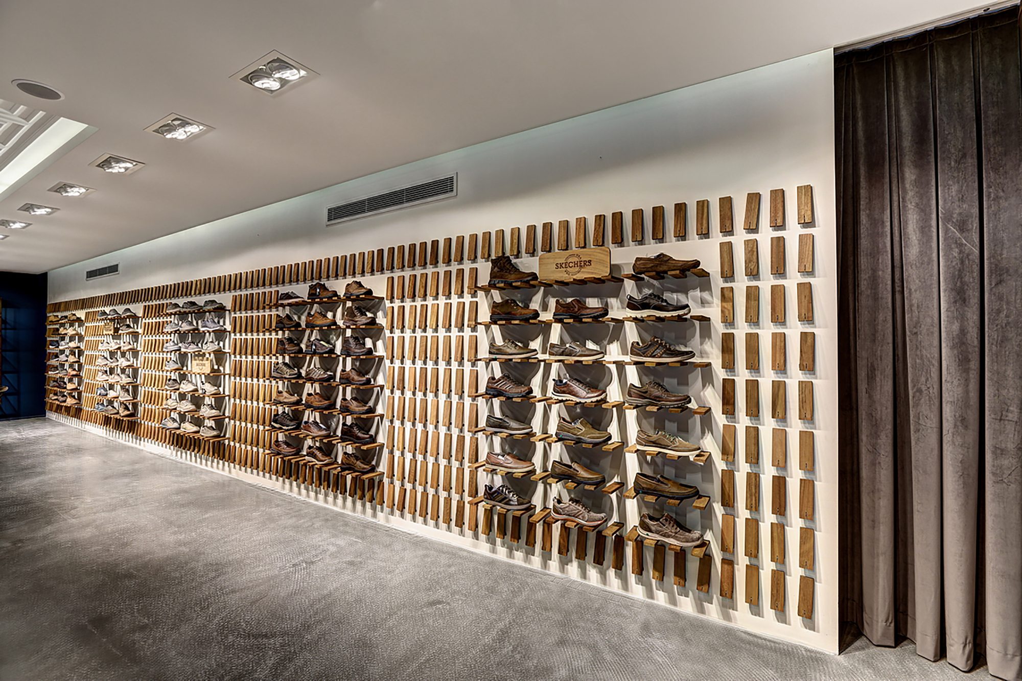 Gallery of Skechers TR Casual Showroom / Zemberek Design - 3