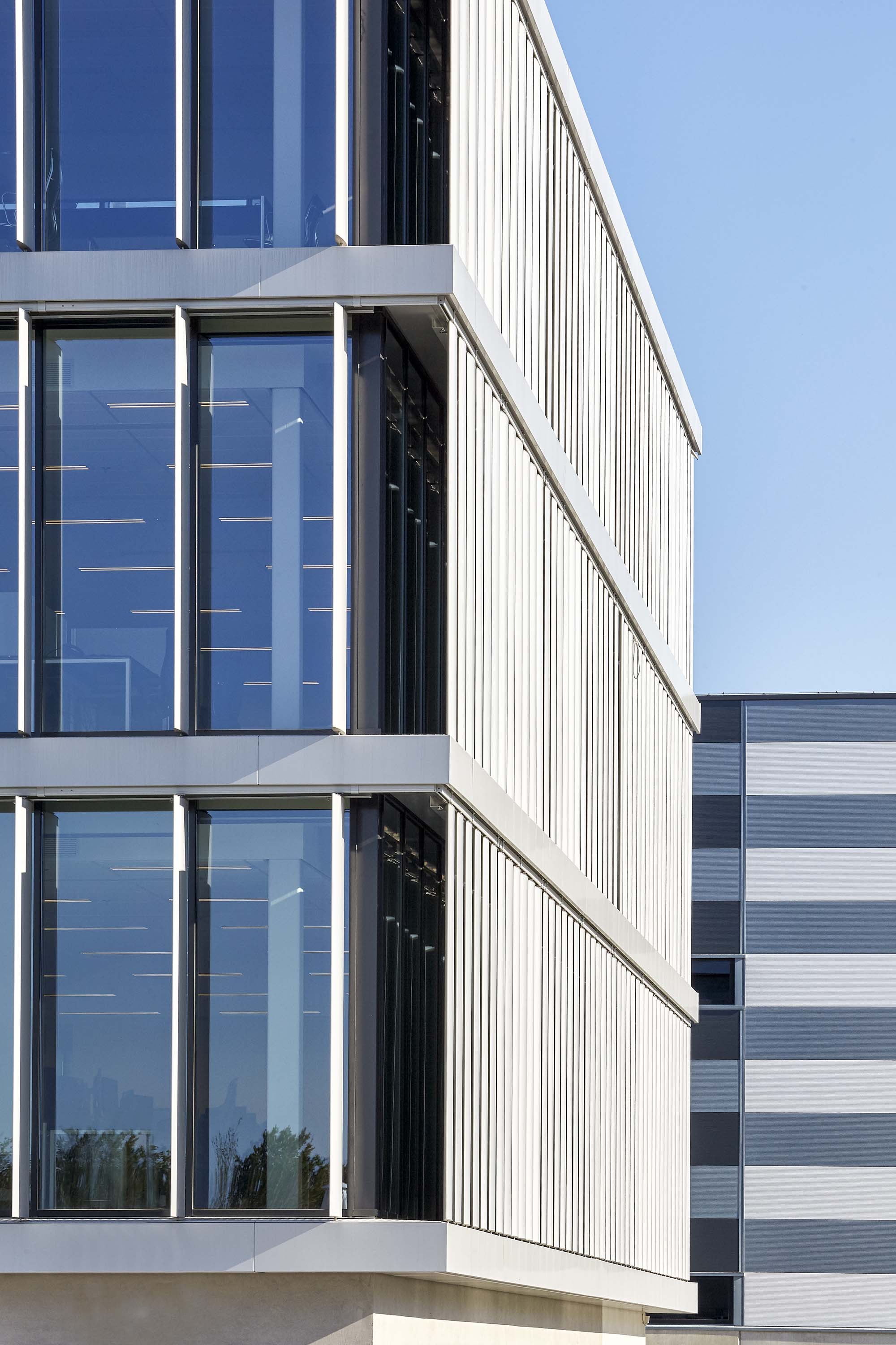 Gallery of DocMorris / TBI Architecture & Engineering - 14
