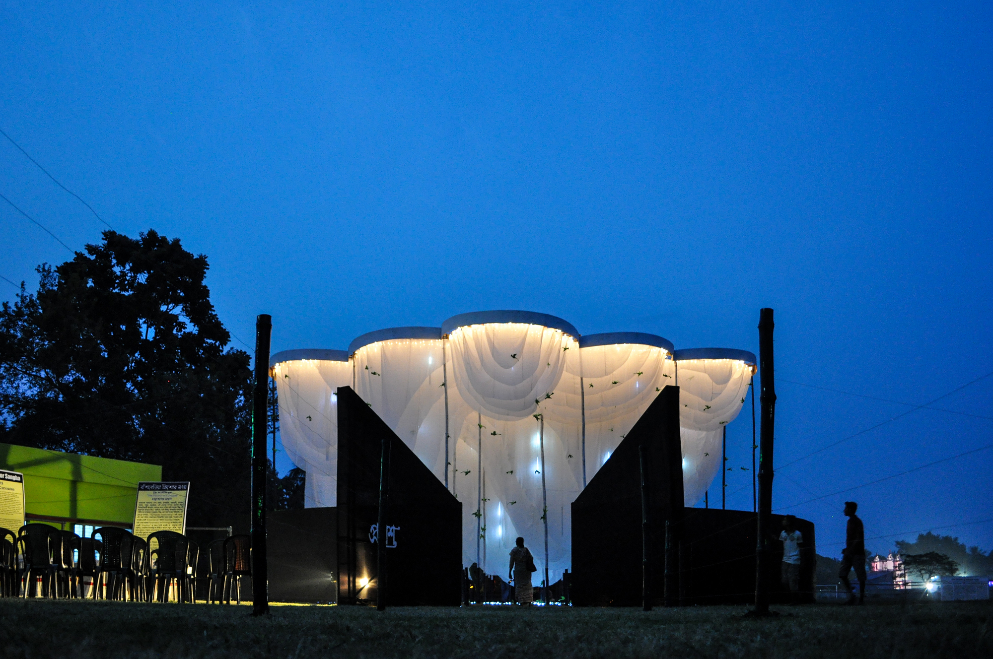 Galería de Abin Design Studio construye pabellón de tela para festival ...