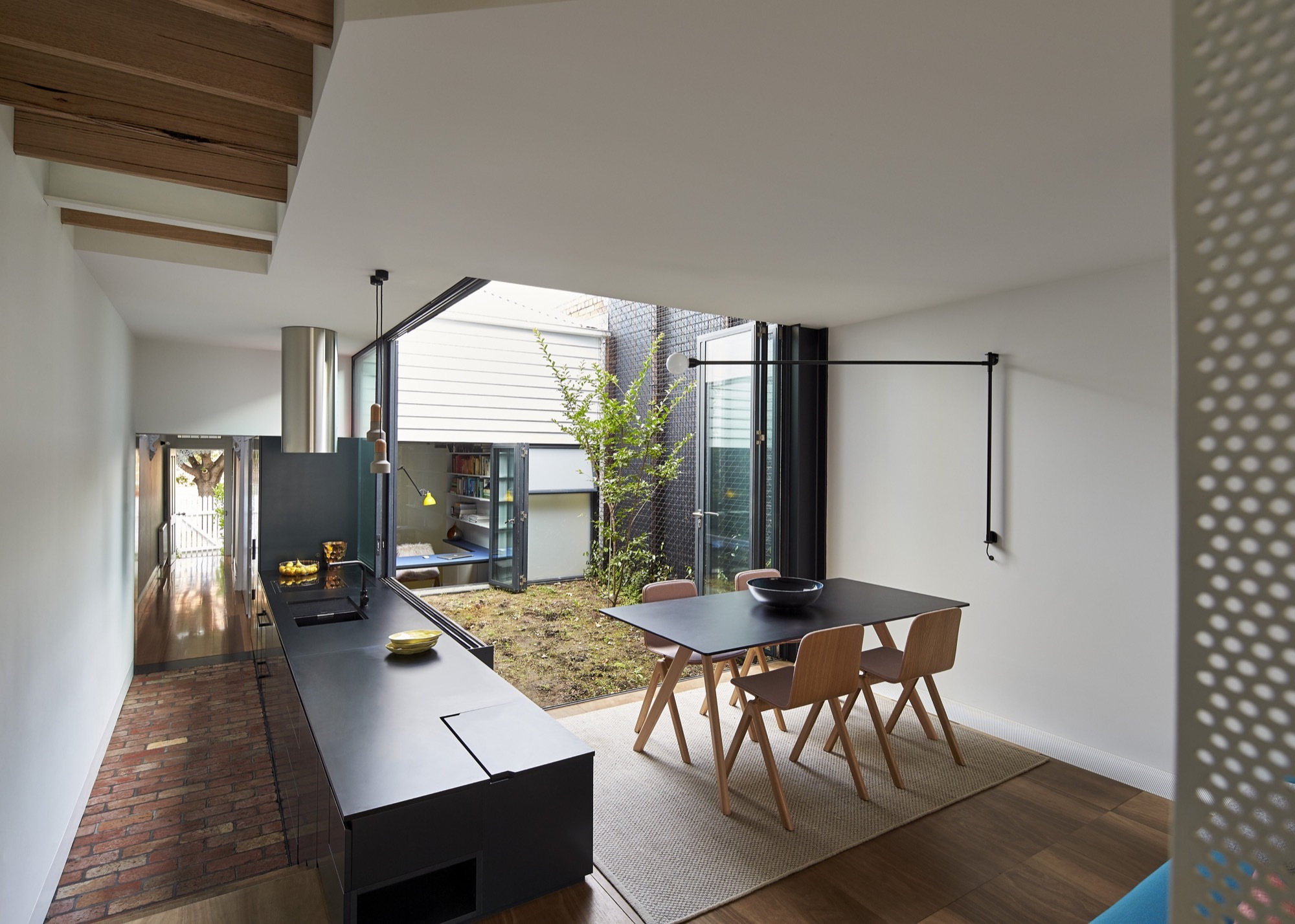 Gallery of Mills House / Austin Maynard Architects - 10