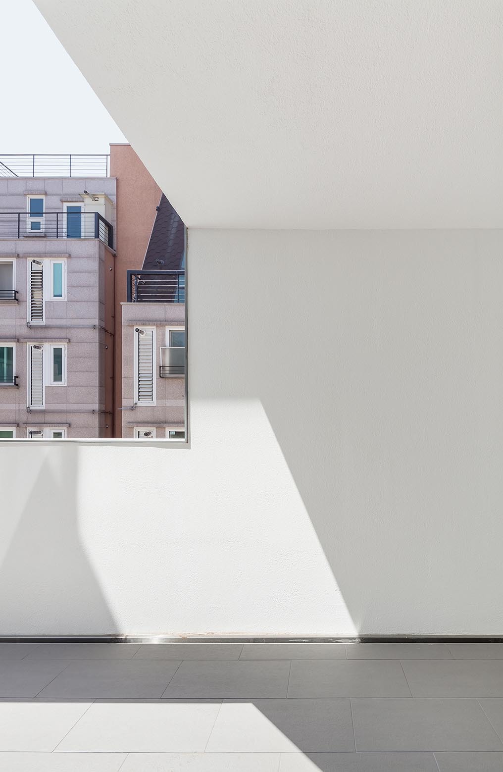 Gallery of Open&Closed / OBBA - 10