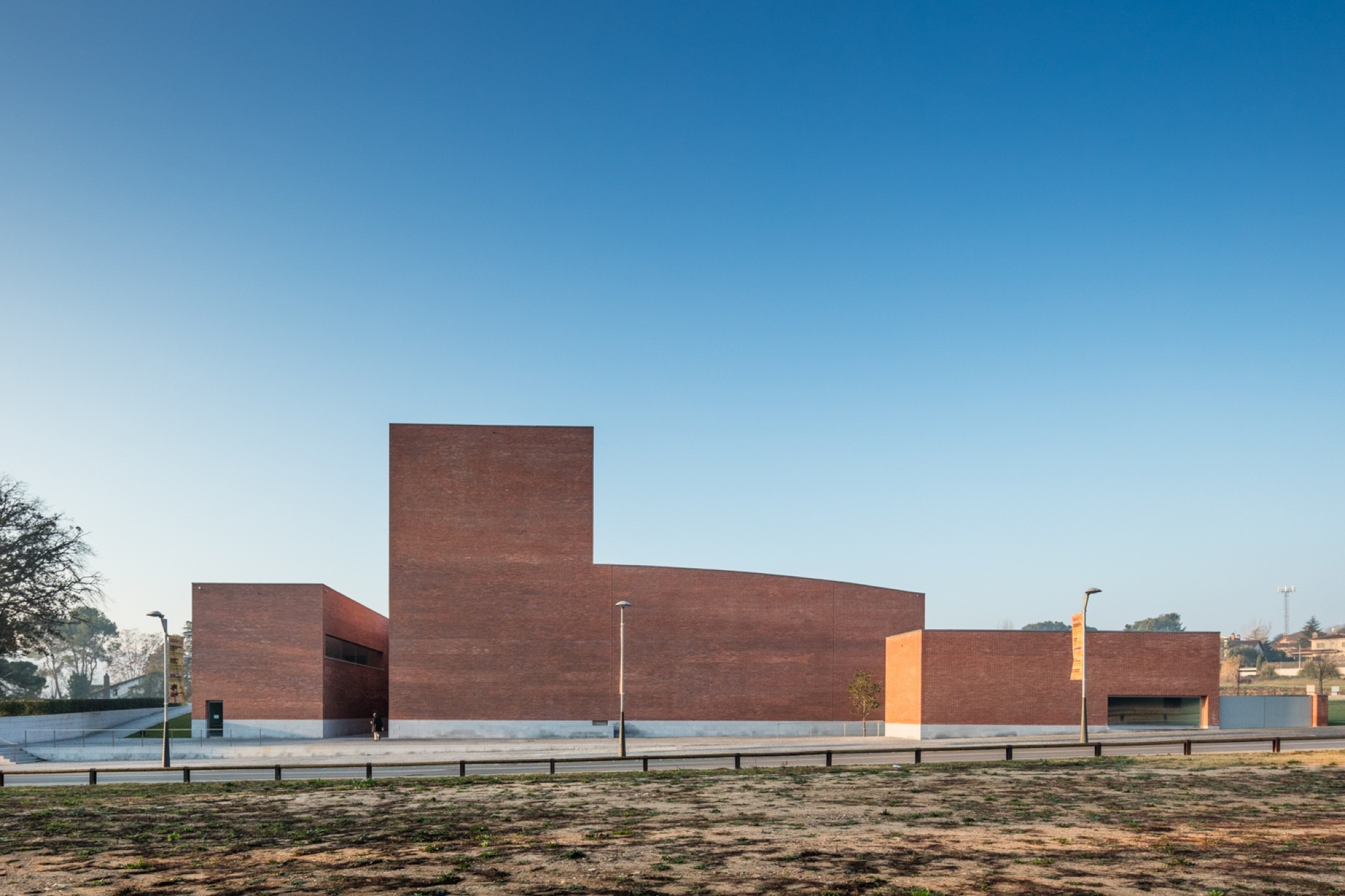 Gallery of Gallery: Public Auditorium in Llinars del Vallès by Alvaro ...