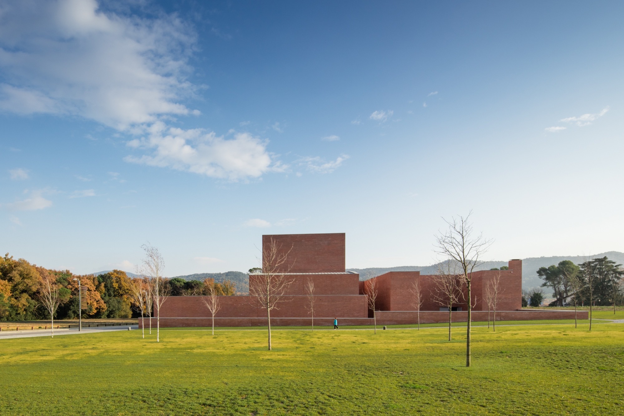Gallery of Gallery: Public Auditorium in Llinars del Vallès by Alvaro ...