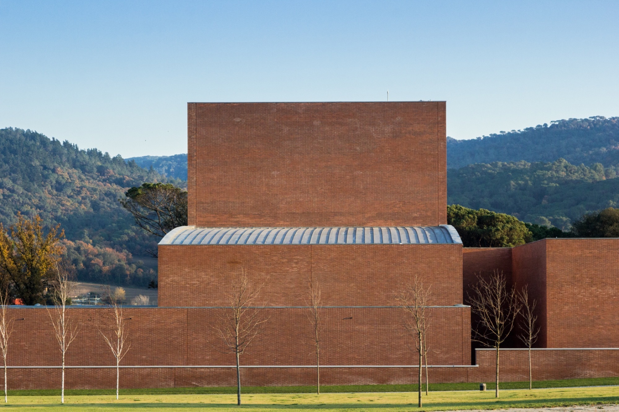 Gallery of Gallery: Public Auditorium in Llinars del Vallès by Alvaro ...