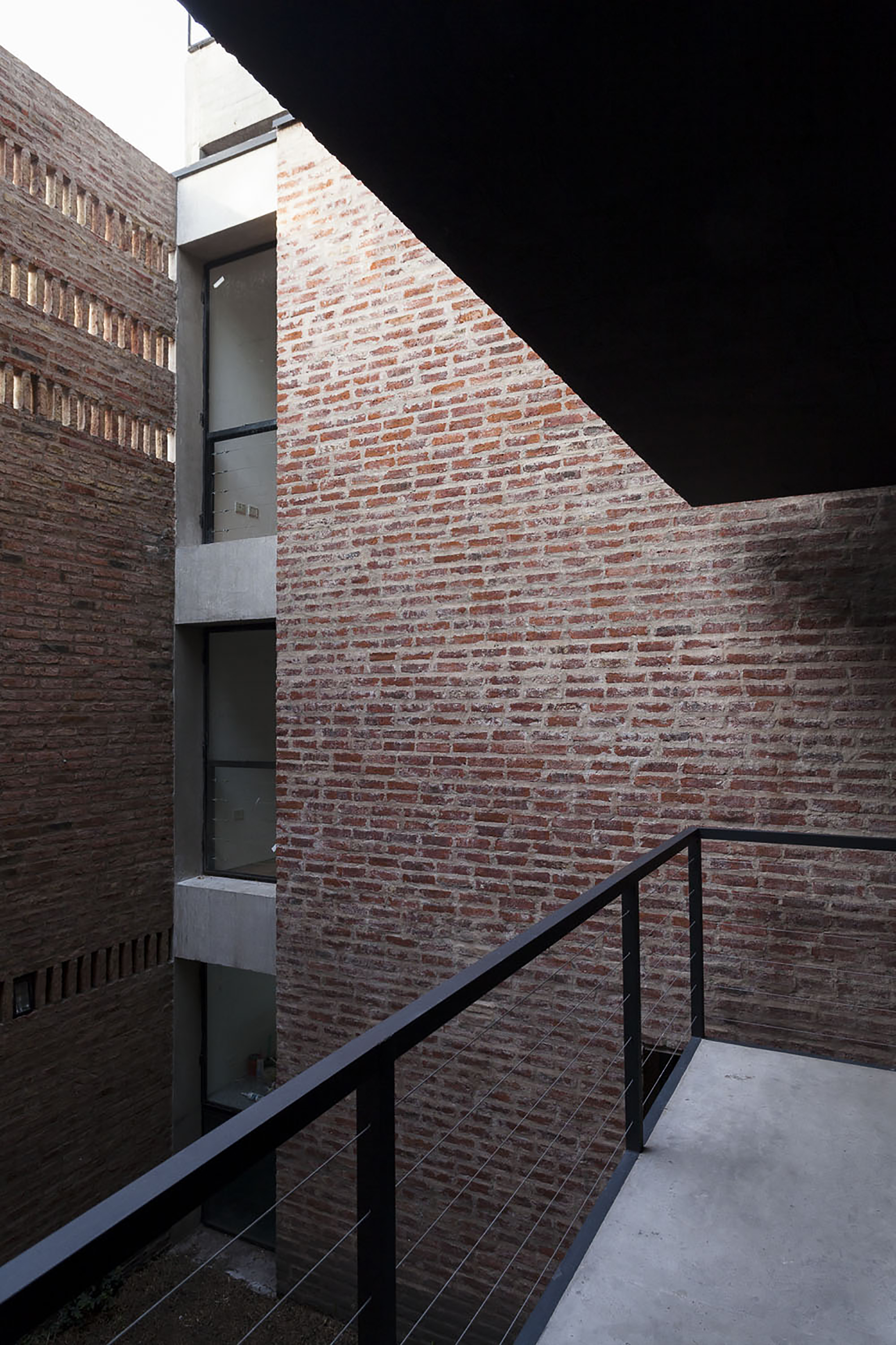 Galería de Edificio de Viviendas Acha / MONOBLOCK - 4