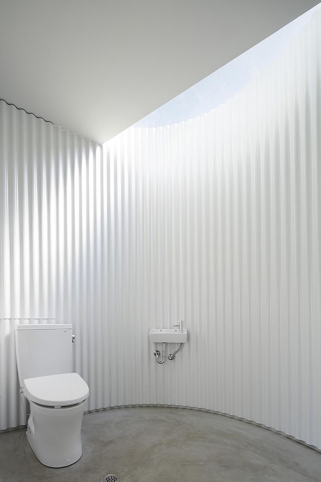 Gallery of Isemachi Public Toilet / Kubo Tsushima Architects - 10