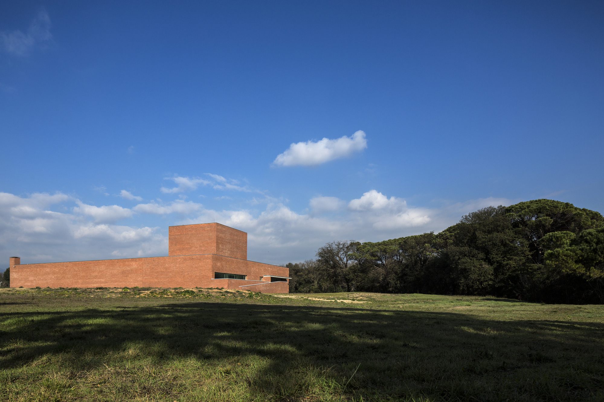 Gallery of Auditorium Theatre of Llinars del Valles / Álvaro Siza ...
