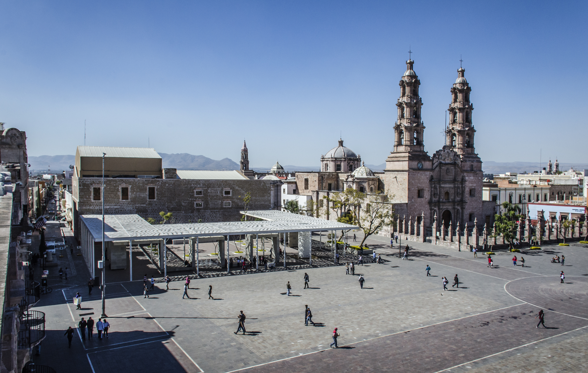 Galería de Patio de las Jacarandas: Rescate urbano del centro histórico ...