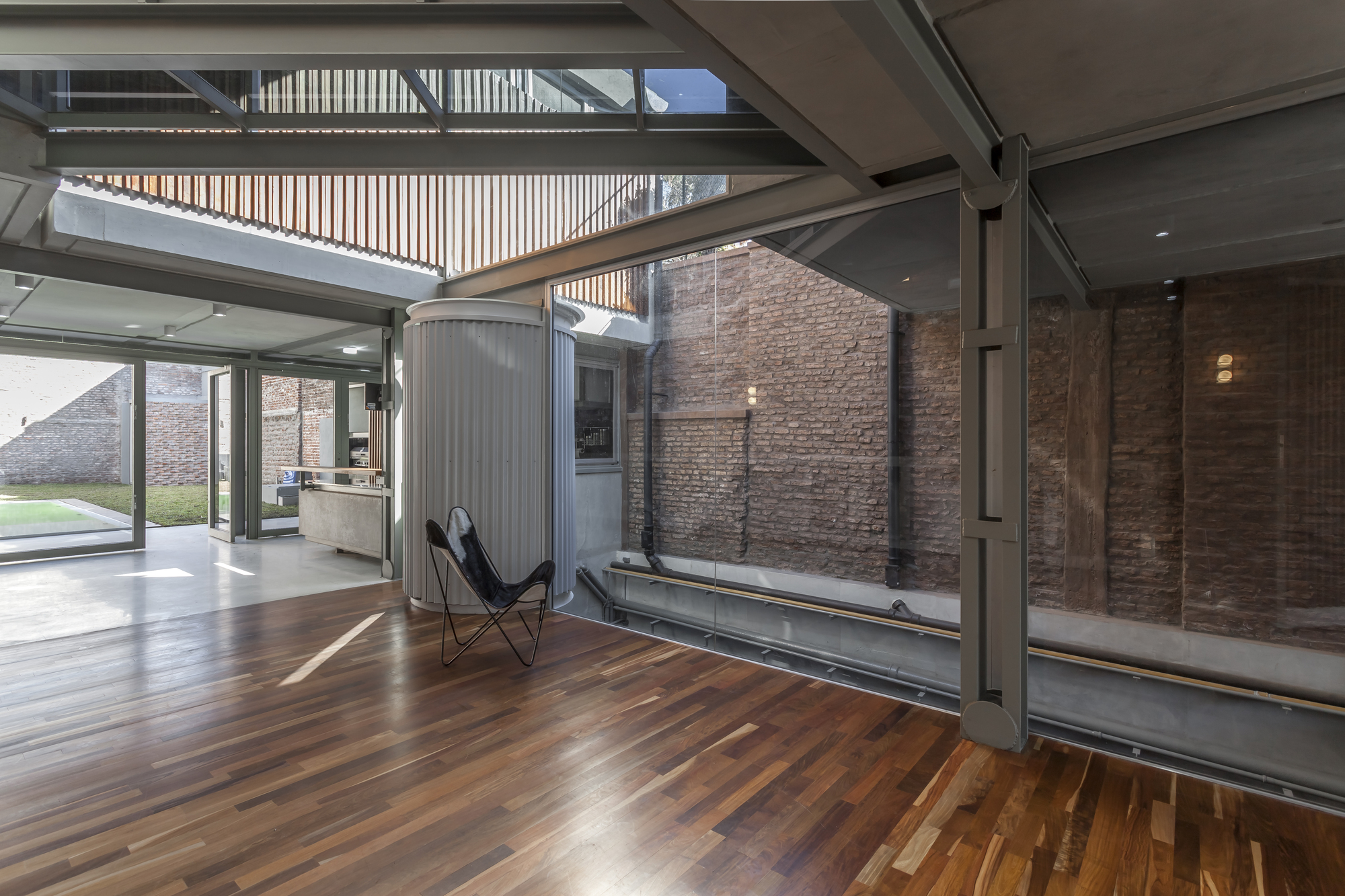 Gallery of Mercedes House / Frazzi Arquitectos - 24