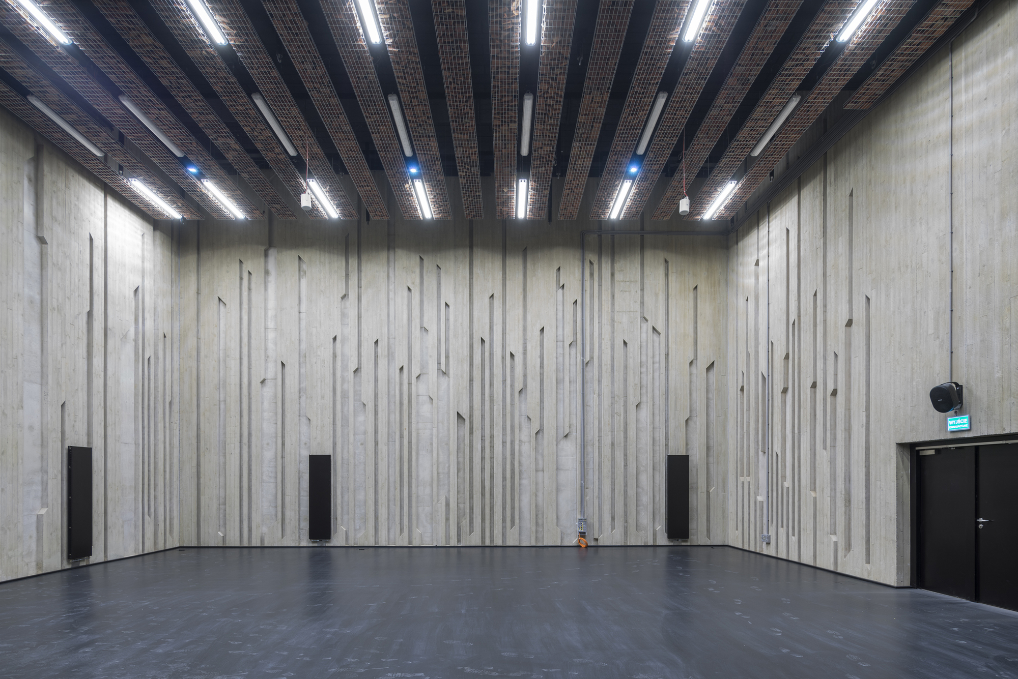 Gallery of CKK Jordanki / Fernando Menis - 2