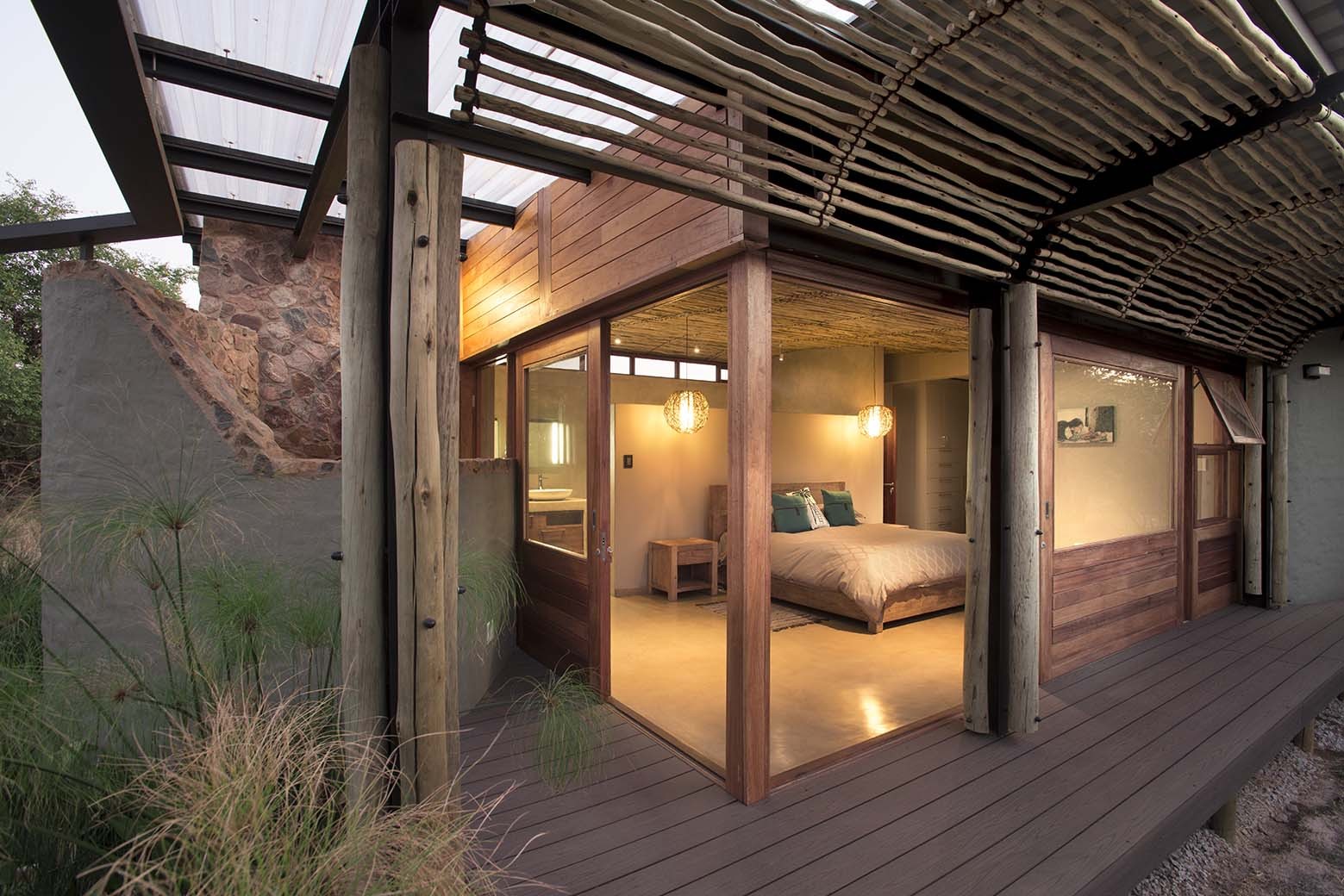 Gallery of House Mouton / Earthworld Architects - 14