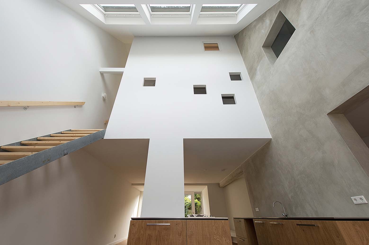 Gallery of House in a House / Global Architects - 5