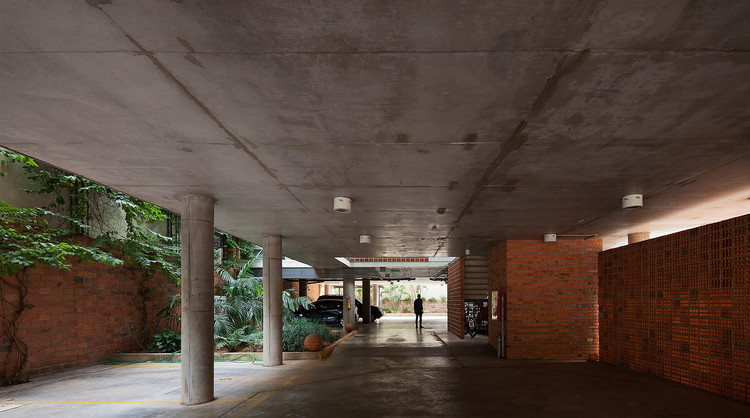 Edificio Rosas 121 / - = + x - | ArchDaily en Español