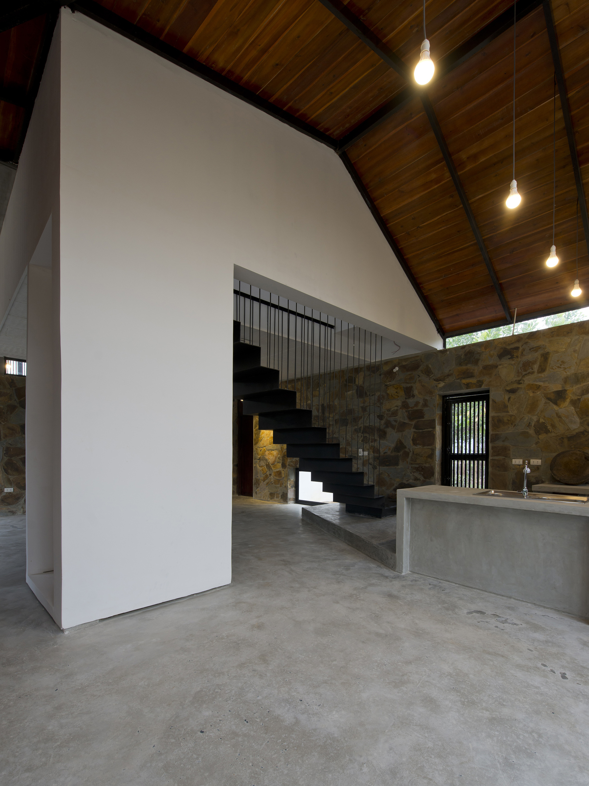 Gallery of Folded Roof House / TOOB STUDIO - 22