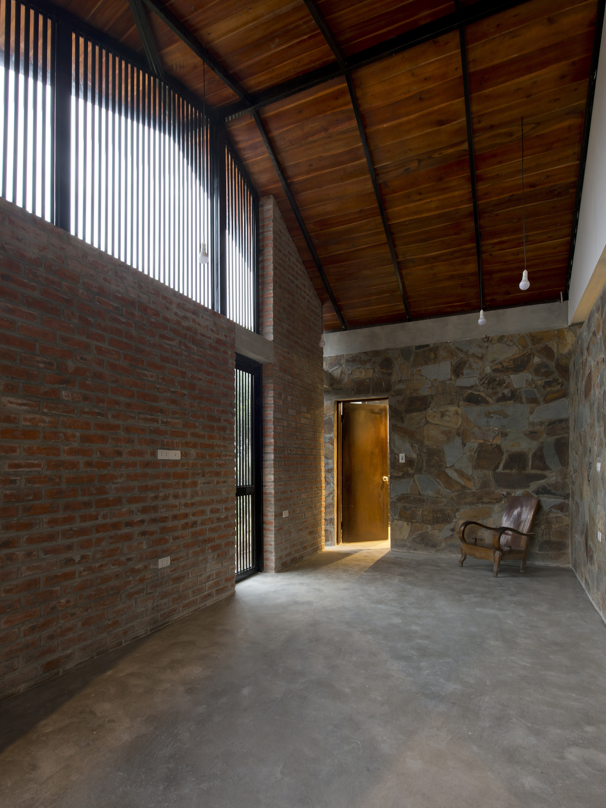 Galería de Casa con techo plegado / TOOB STUDIO - 14