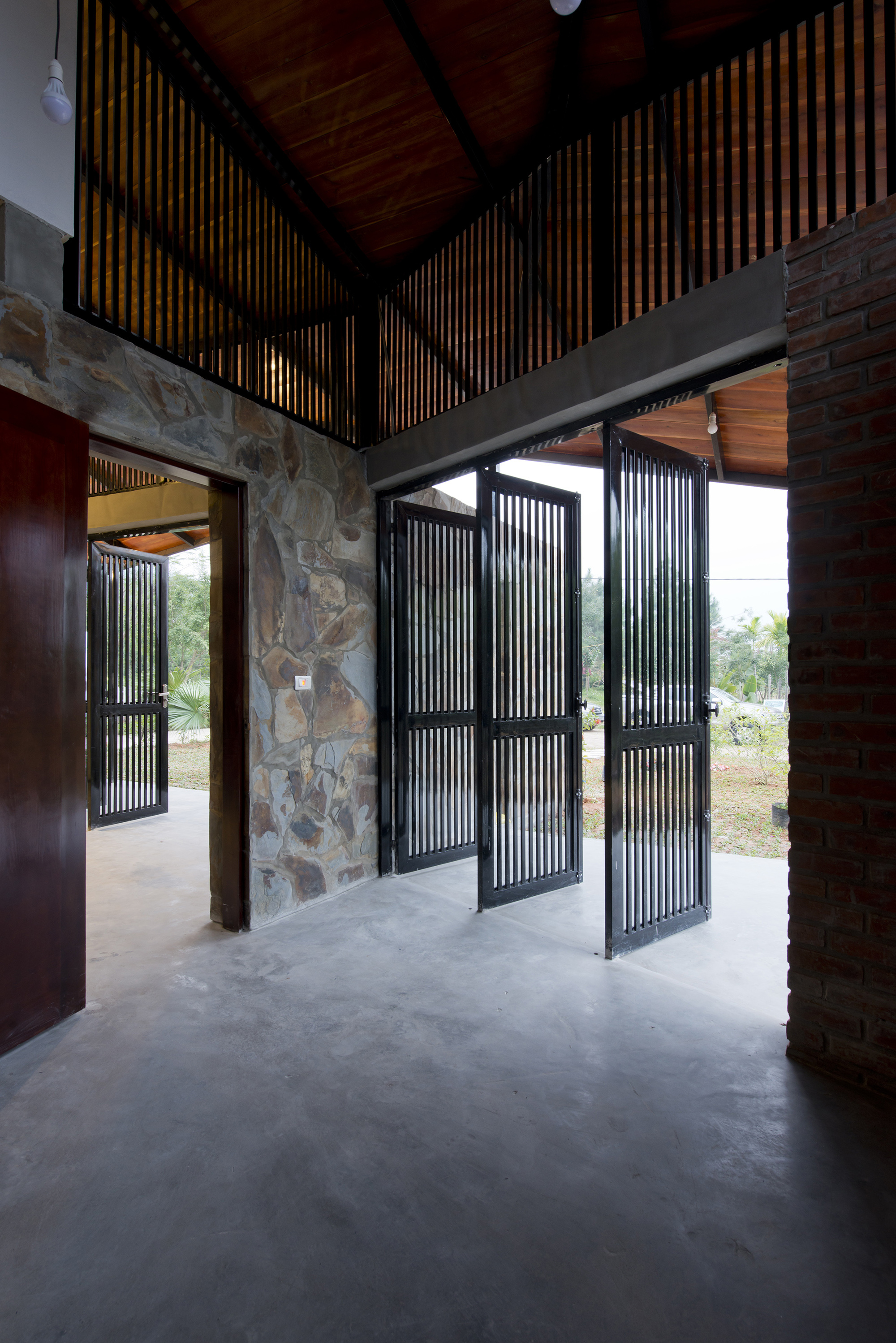 Galería de Casa con techo plegado / TOOB STUDIO - 16