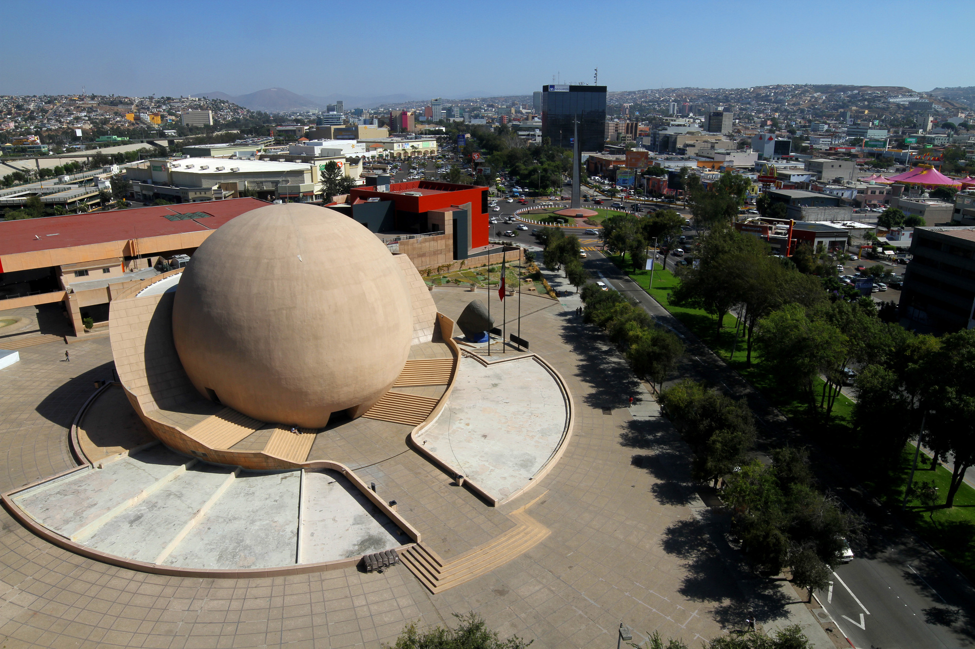 Galería de Clásicos de Arquitectura: Centro Cultural Tijuana / Pedro ...