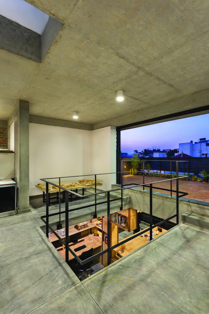 Gallery of Architects Home Studio / BetweenSpaces - 33