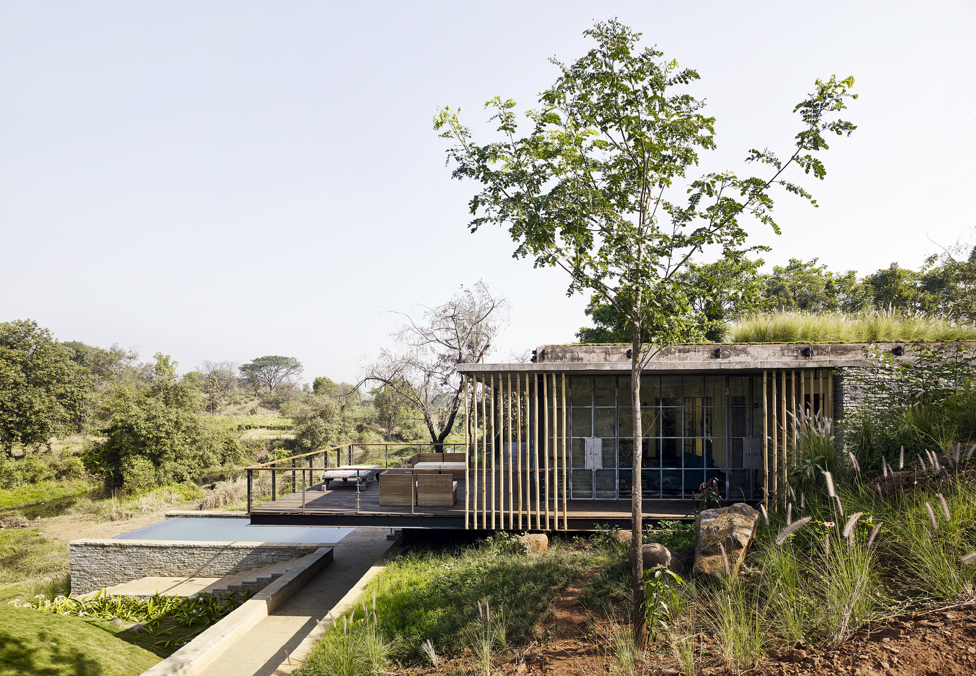 Gallery of The Riparian House / Architecture BRIO - 10