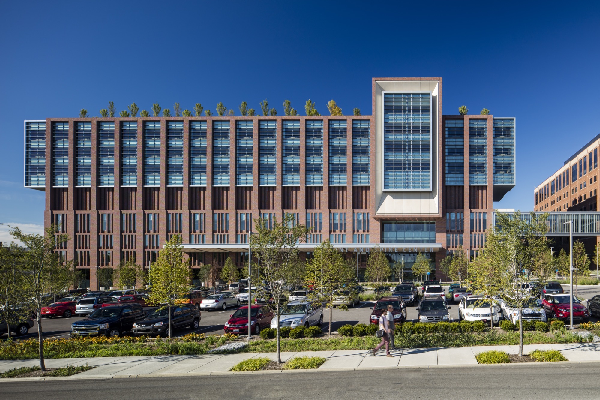 Gallery of The Christ Hospital Joint and Spine Center / SOM - 7