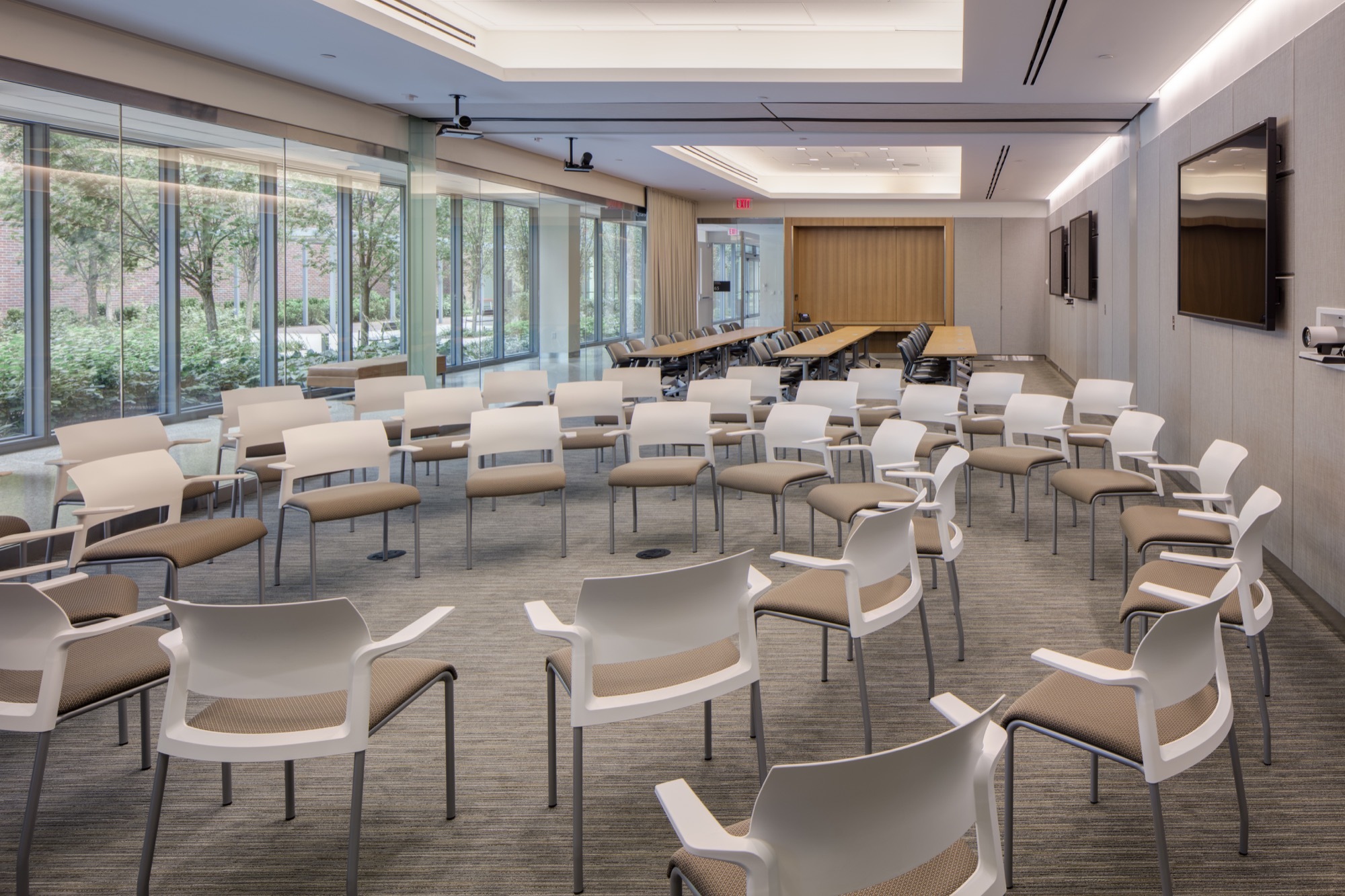 Gallery of The Christ Hospital Joint and Spine Center / SOM - 12